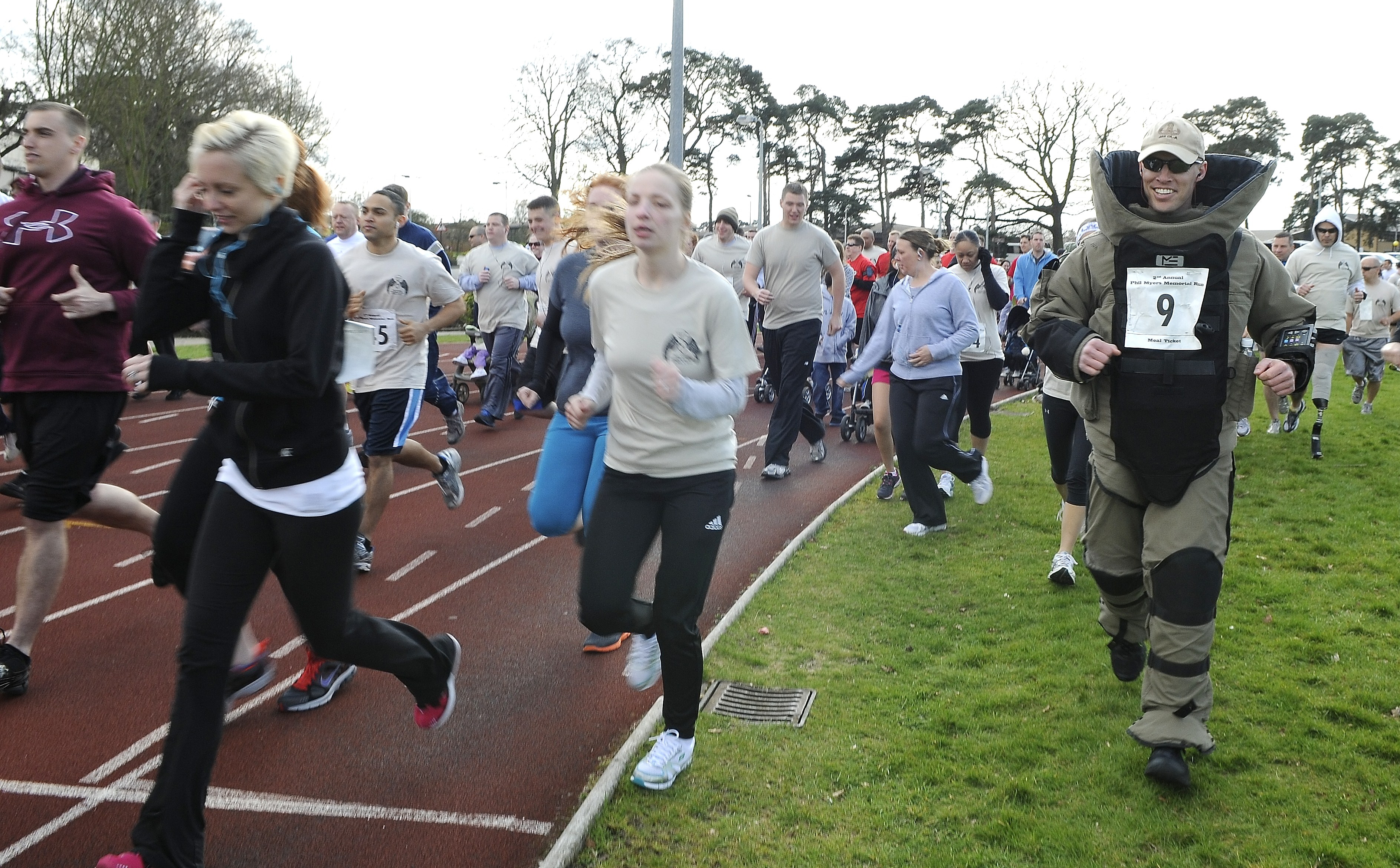 Airmen, families participate in Phil Myers Memorial Run > Royal Air ...