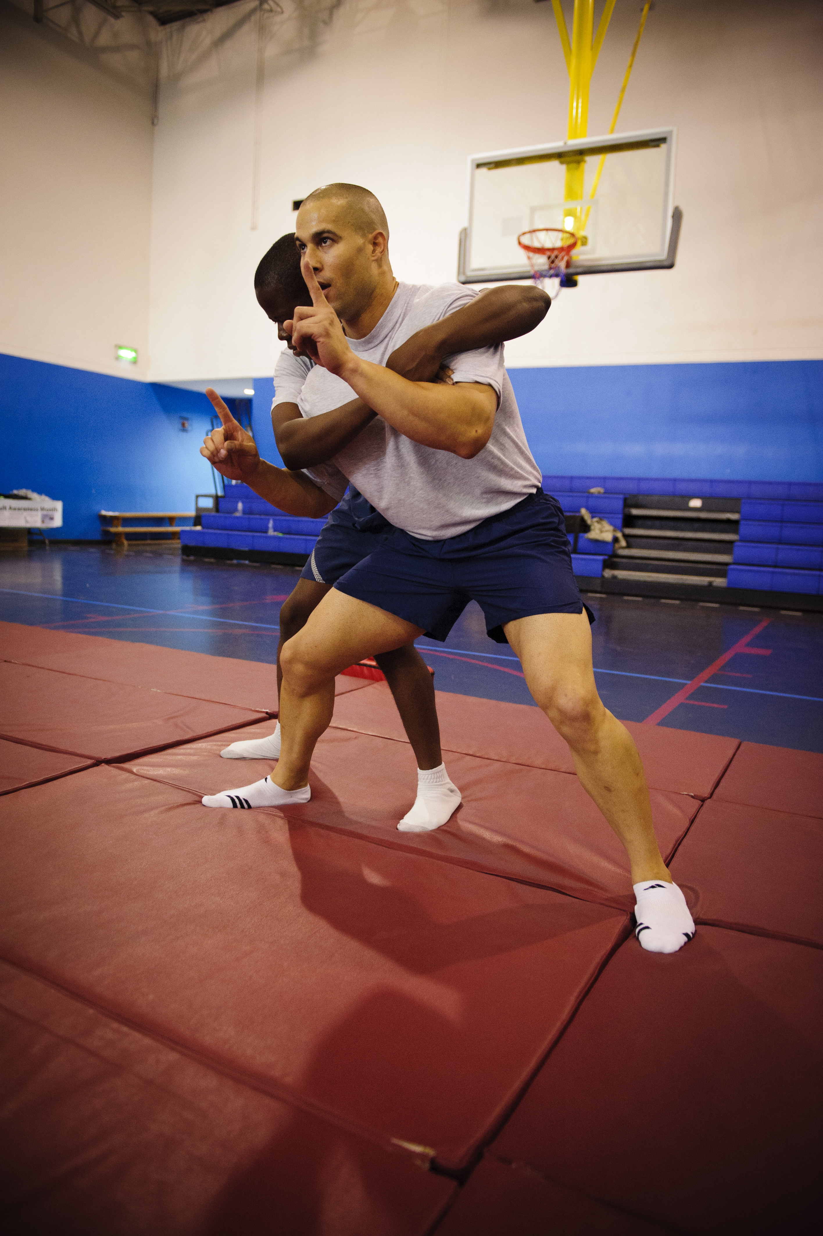 Strike out sexual assault: Service members learn basic self defense > U ...