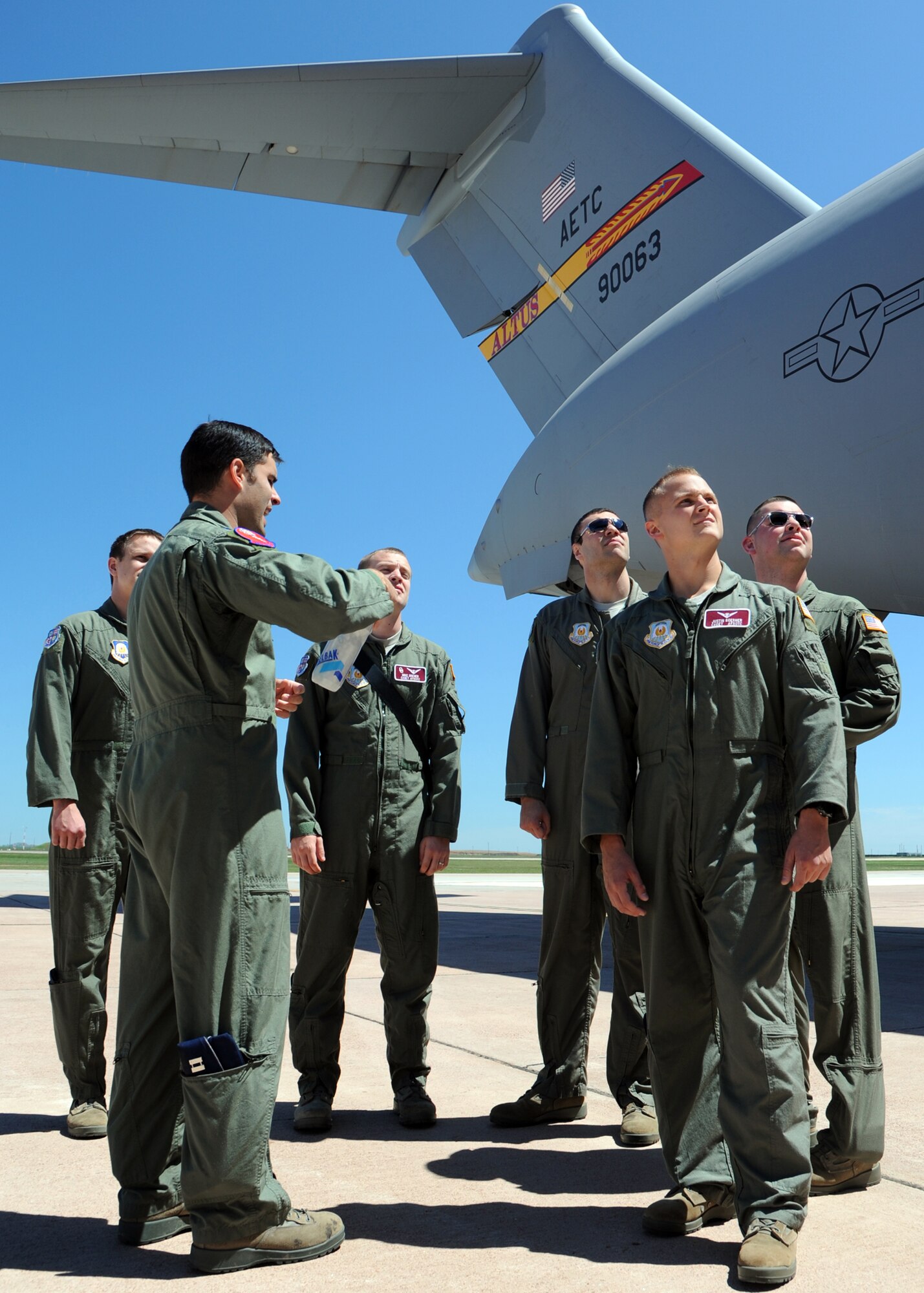 University of Oklahoma AFROTC cadets visit Altus AFB > Altus Air Force ...
