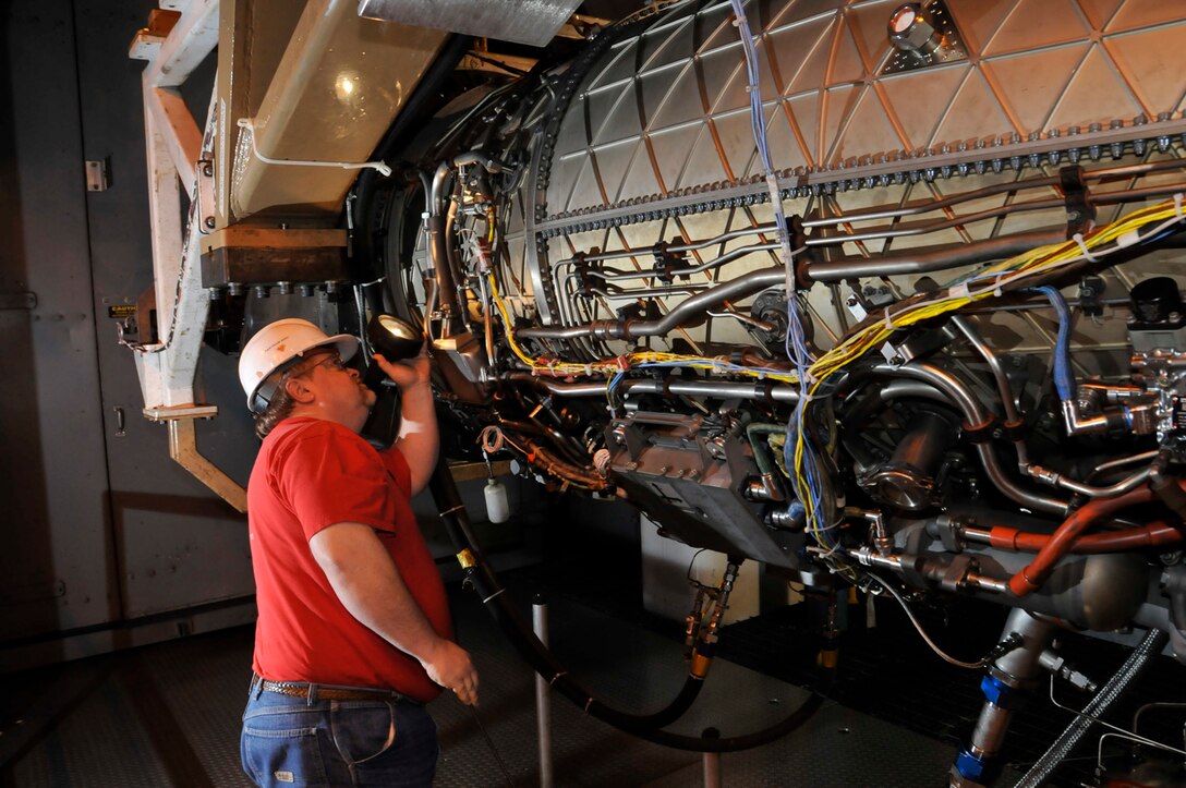 AEDC team conducts AMT testing on F-22 Raptor engine