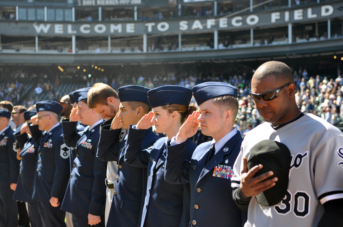 Seattle Mariners celebrate military > Team McChord > Article Display