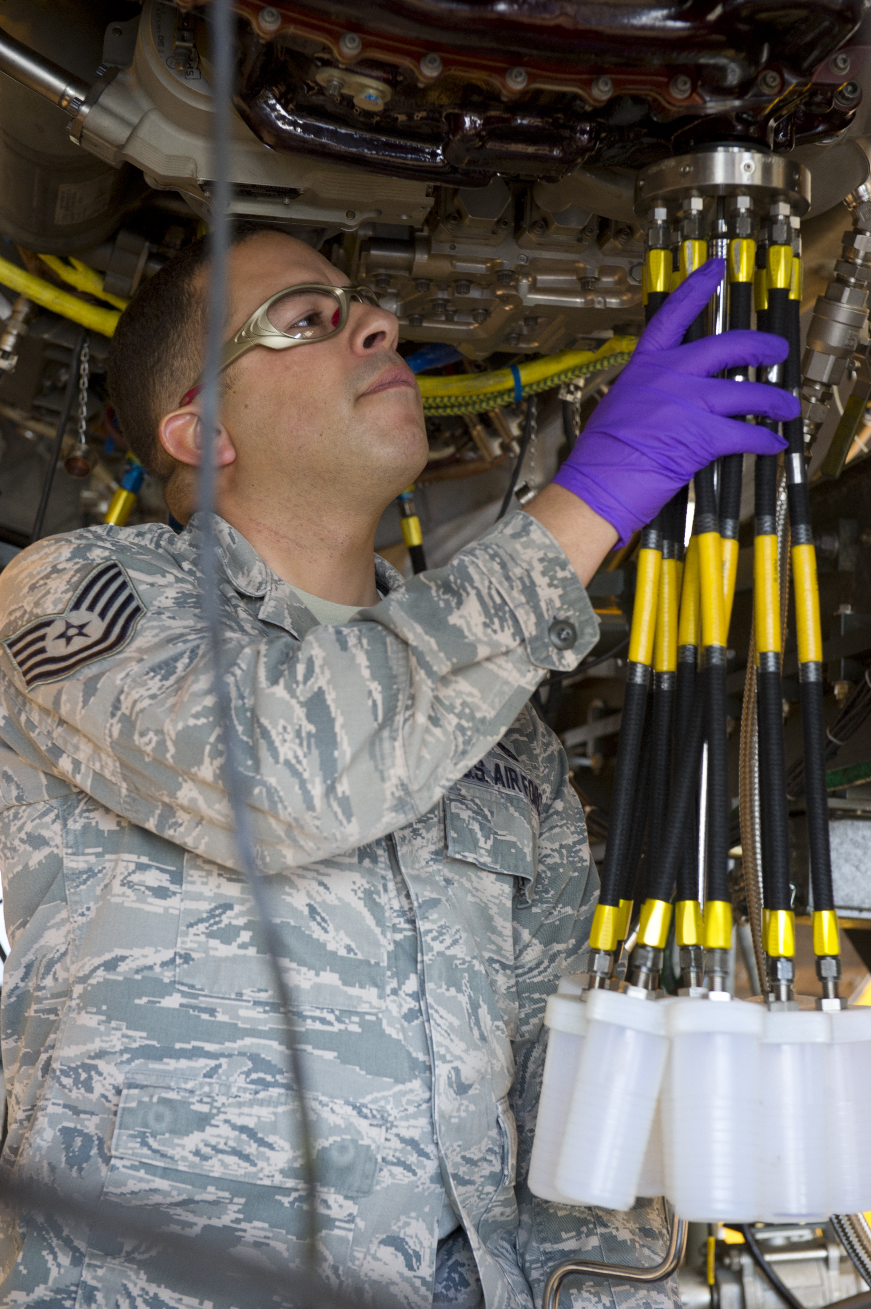 Jet engine test cell ensures F-22 engines are a 'go' > Holloman Air ...