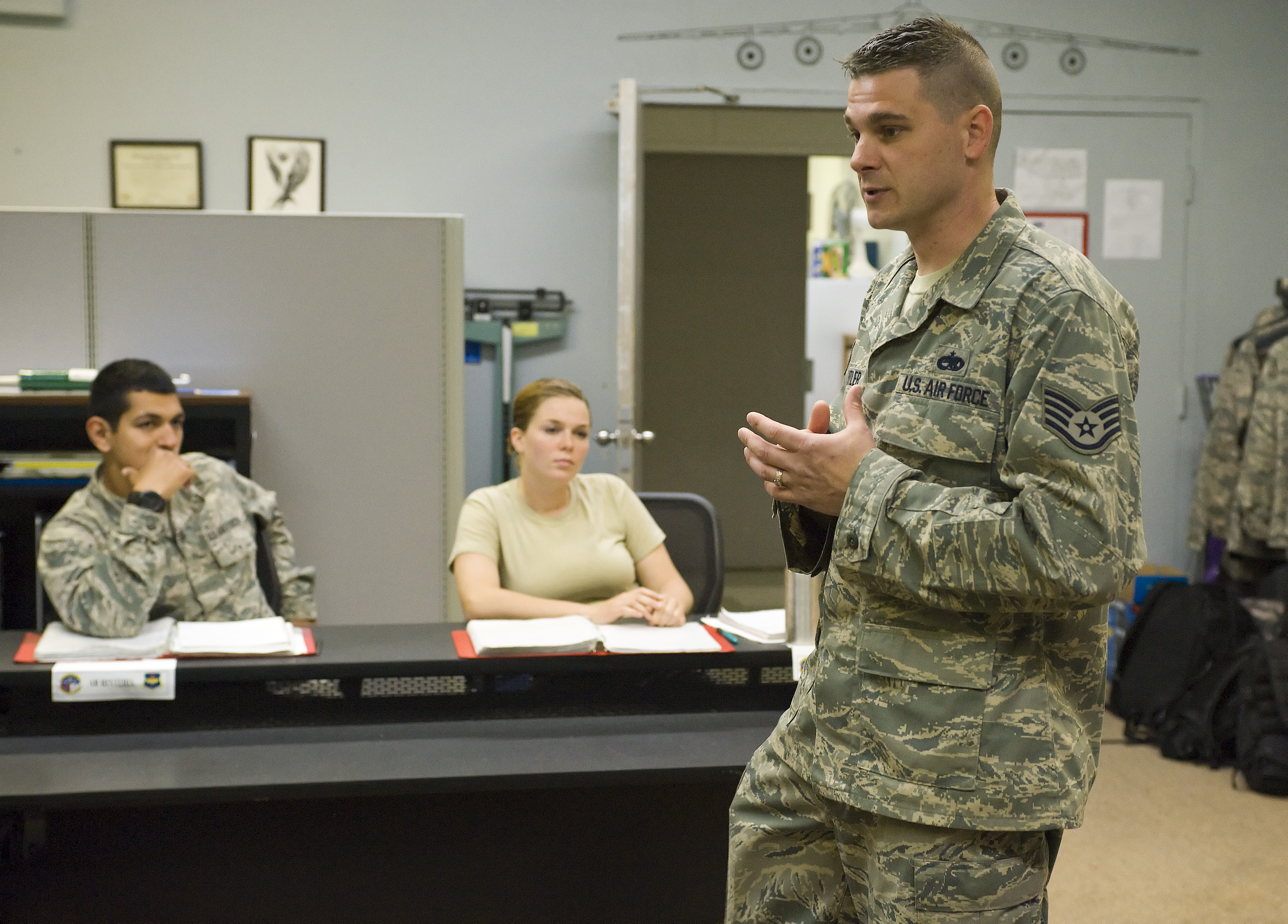 Knowledge is power: crew chief of the year passes torch to students ...