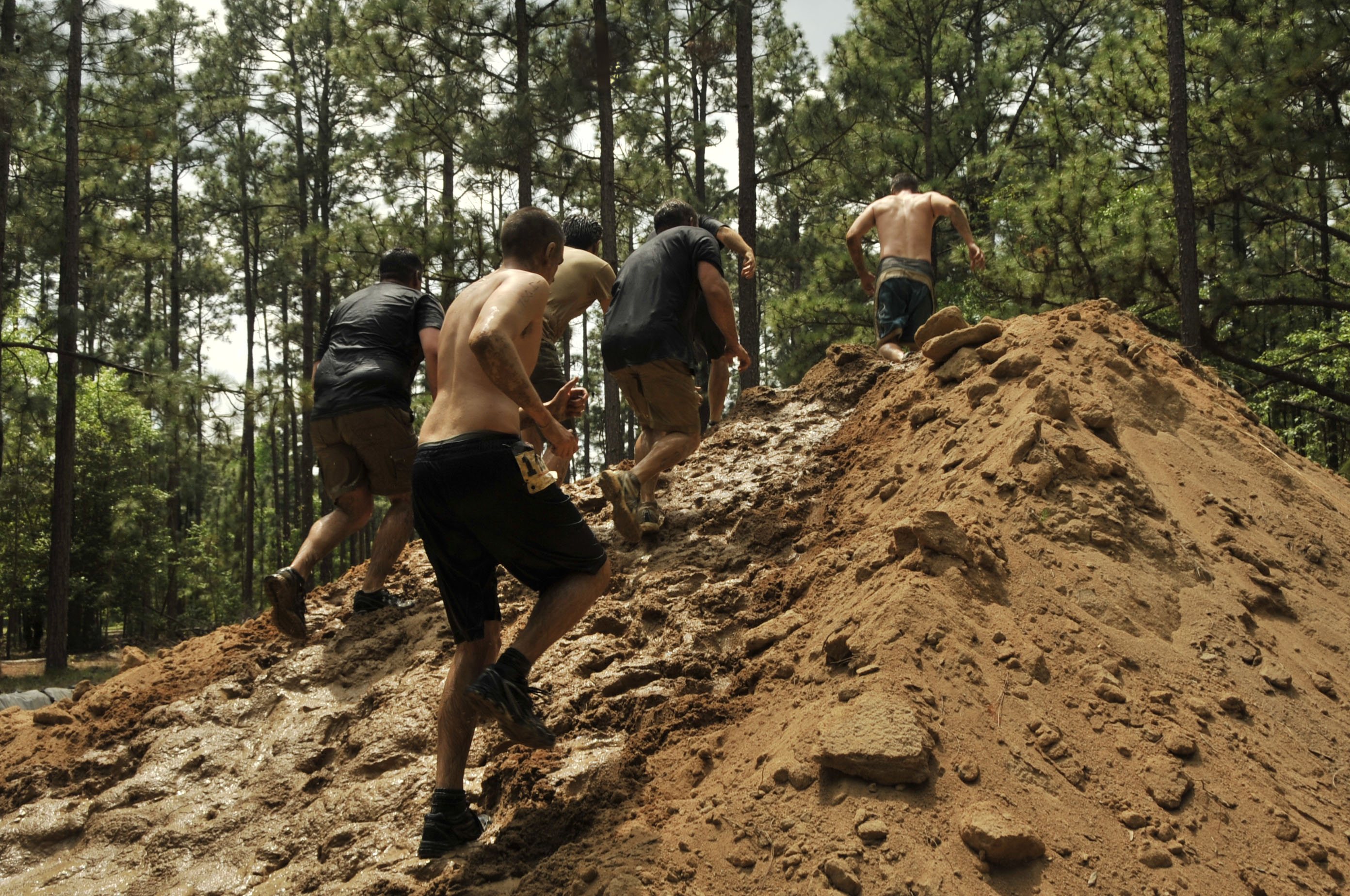20th CPTS races in Mud Run > Shaw Air Force Base > Article Display
