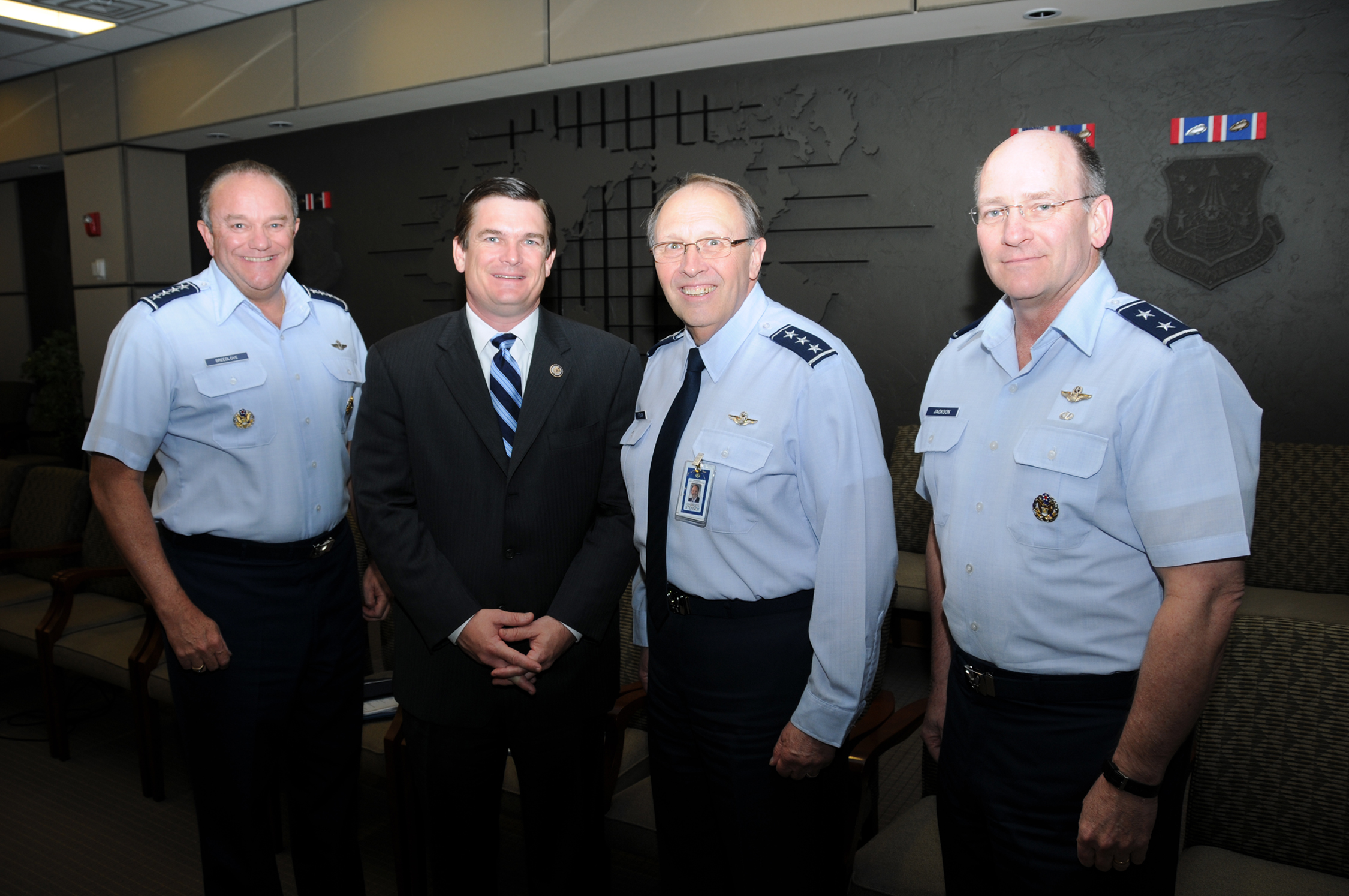 Reserve Command hosts congressman, AF vice chief > Air Force Reserve ...