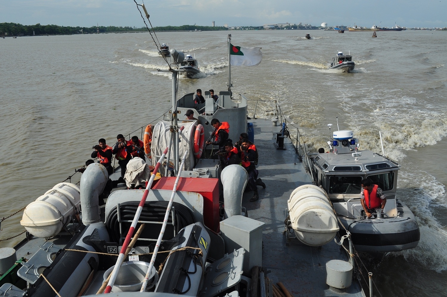 Navy Seals operating in support of Joint Interagency Task force West ...