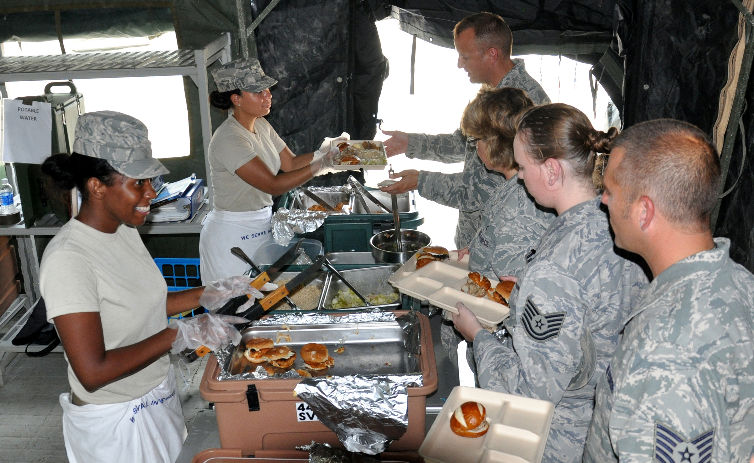 Ohio Reserve unit competes for culinary award > Air Force Reserve ...