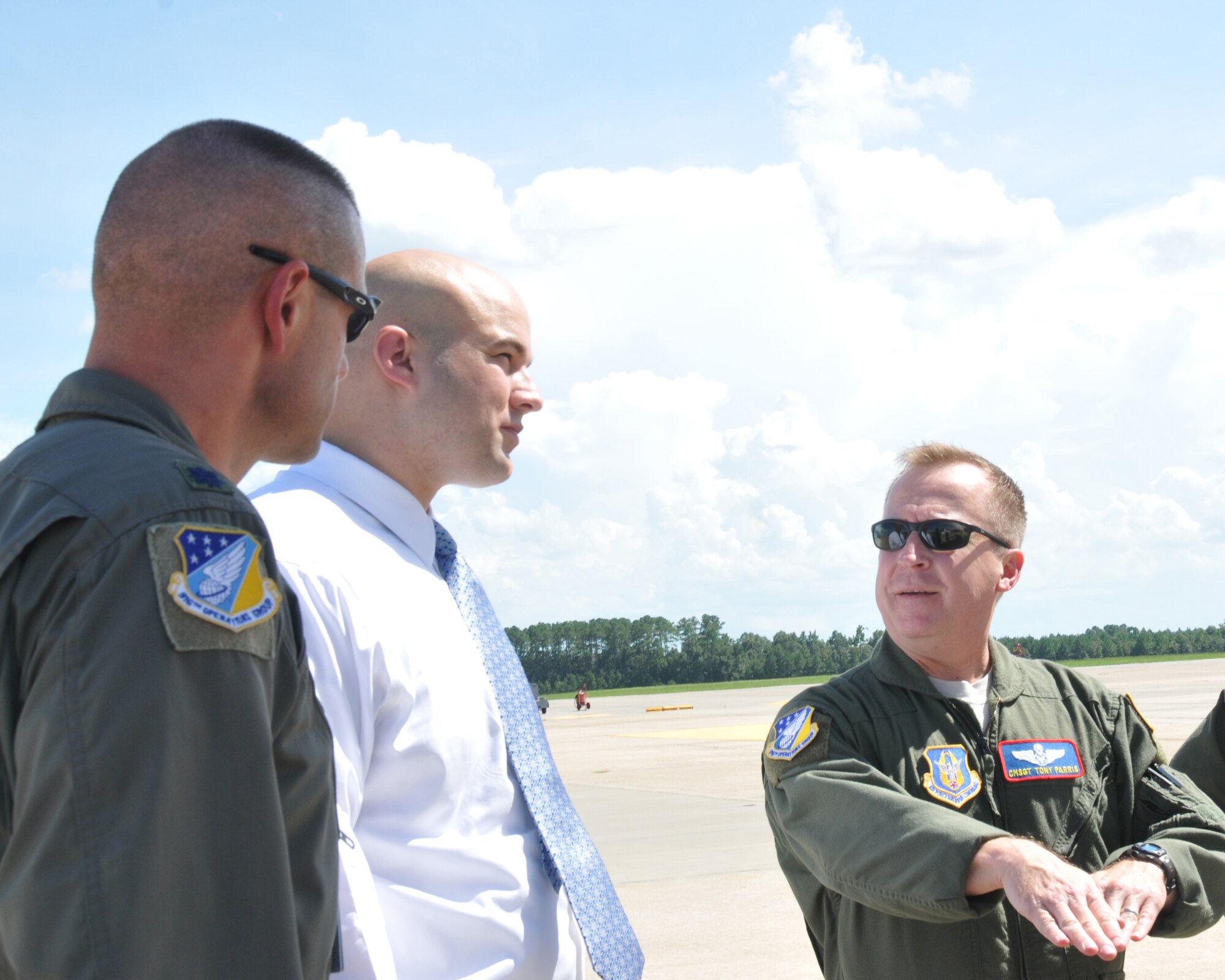 Federal staffers learn about SJ mission > 916th Air Refueling Wing ...
