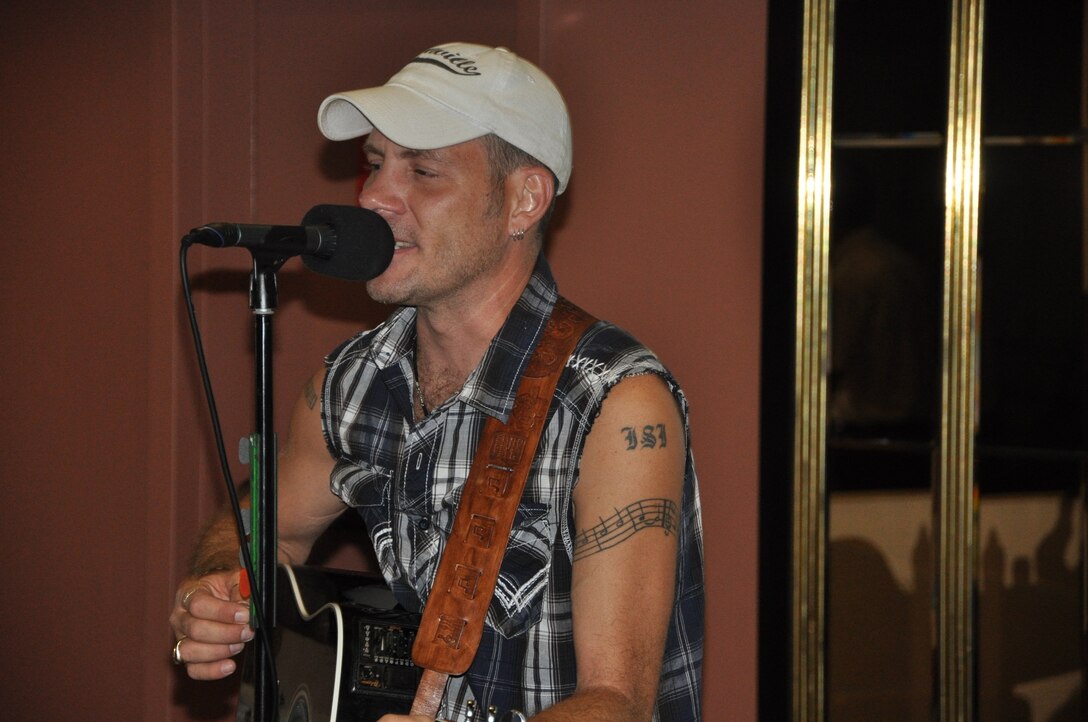 Jeff Harris brings spirit of Nashville to Izmir