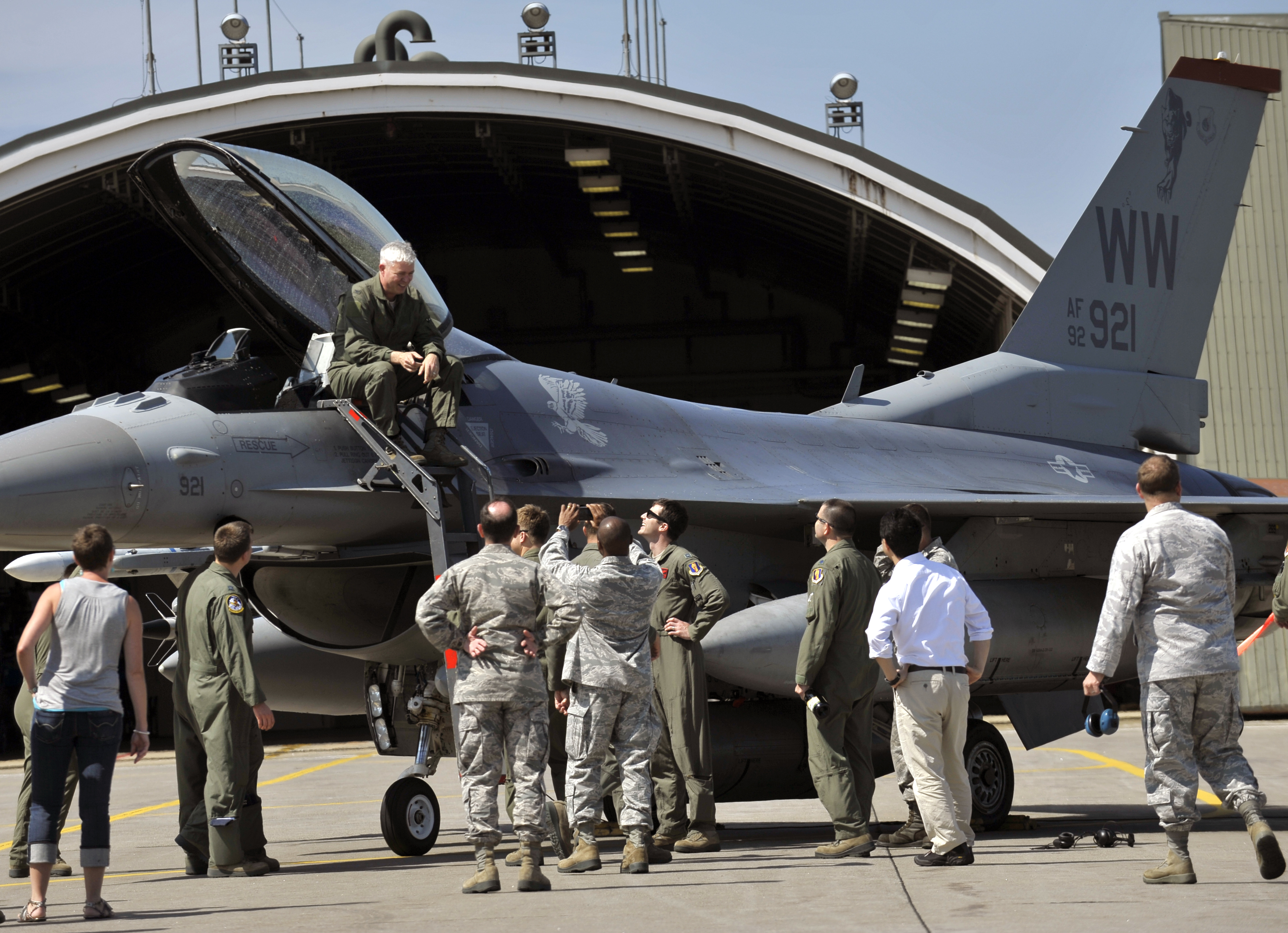 35 FW vice commander ends tour at Misawa with a splash > Misawa Air ...