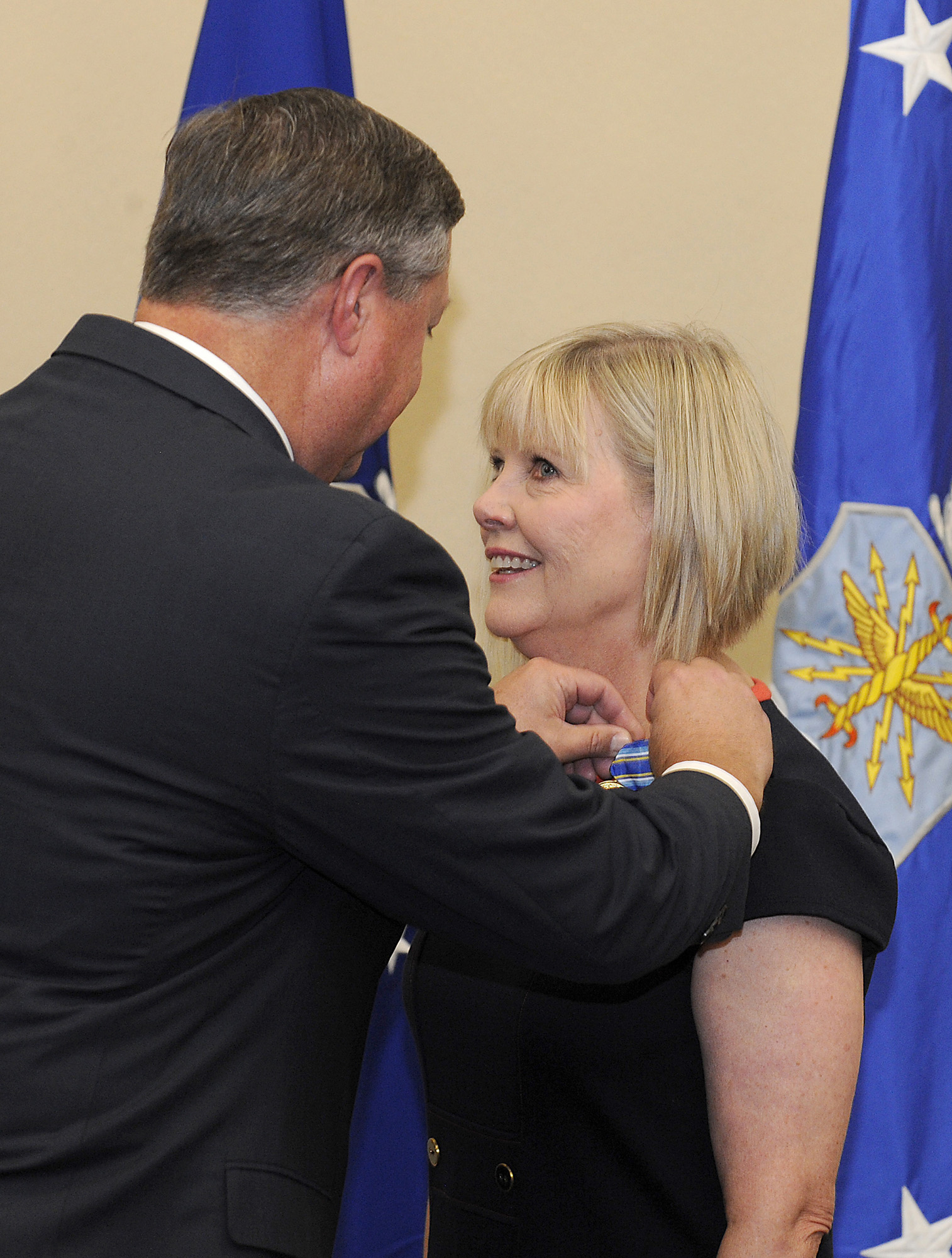 CSAF, spouse recognized for distinguished service > Vandenberg Space ...
