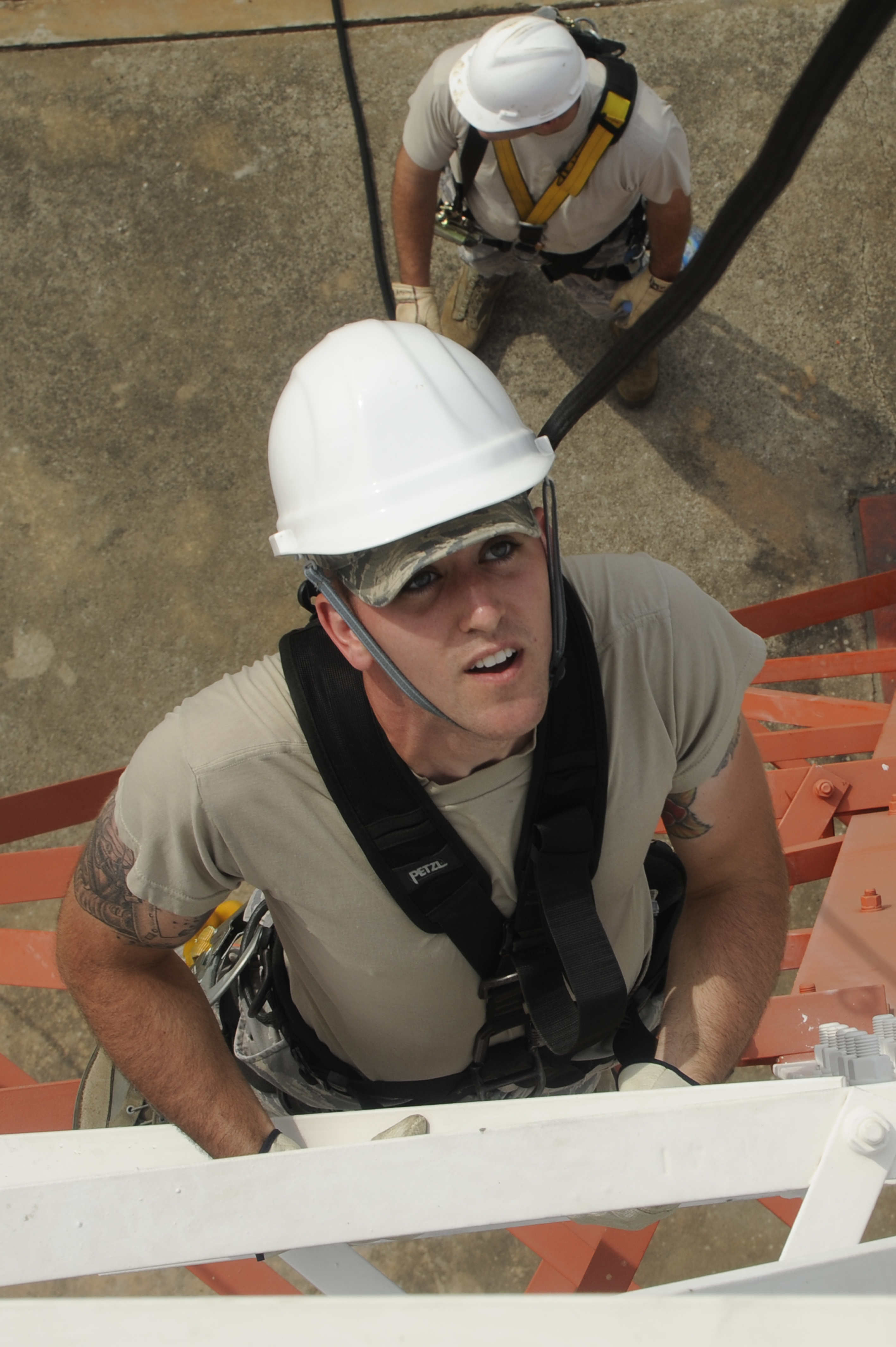 Comm Squadron practices rescue techniques > Joint Base Andrews ...