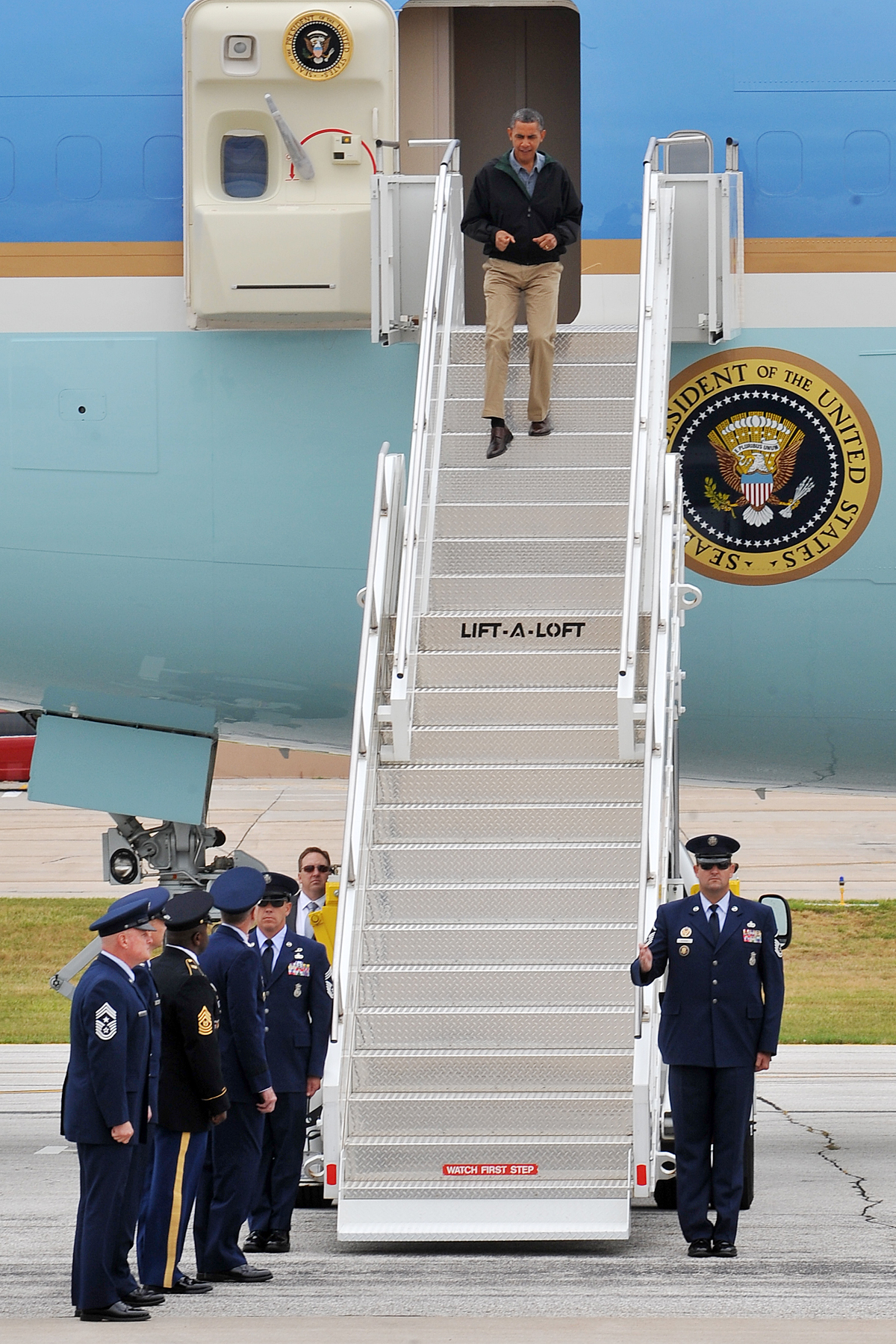 President Obama visits Team Offutt > Offutt Air Force Base > Article ...