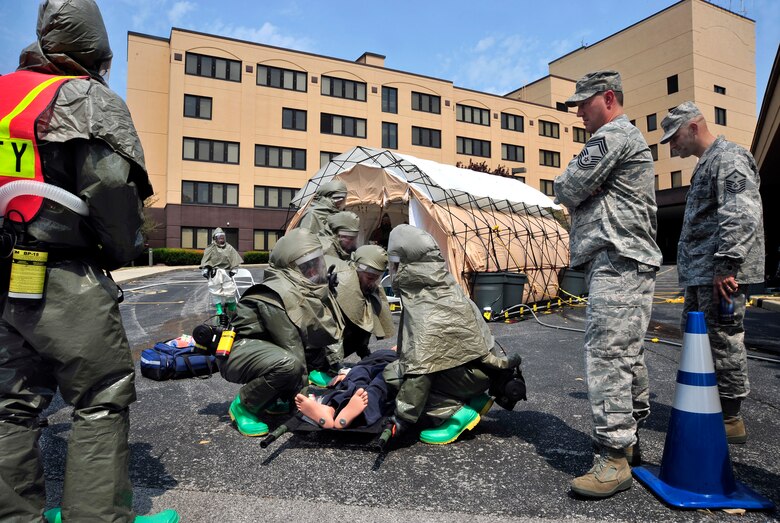 Medical personnel rehearse chemical decontamination > Scott Air Force ...