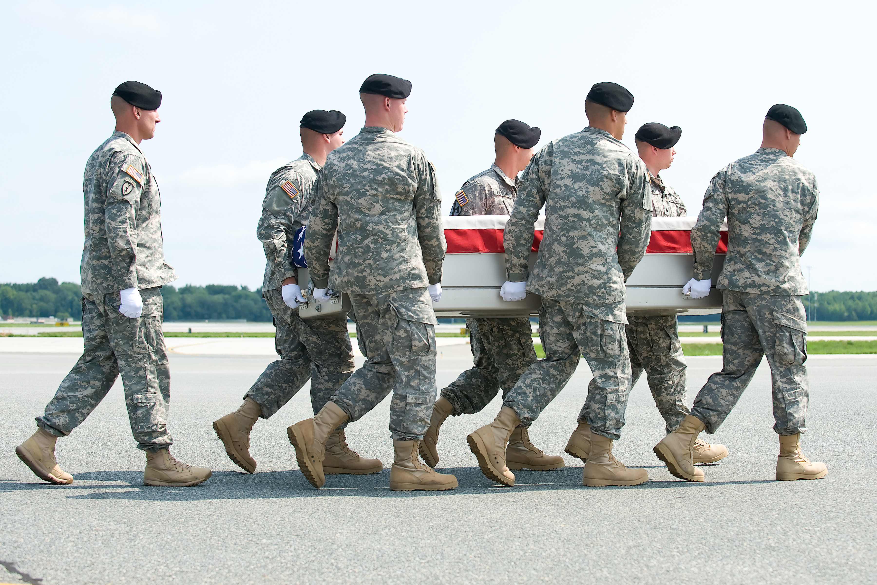 Army Staff Sgt. Eric S. Holman honored in dignified transfer Aug. 18 ...