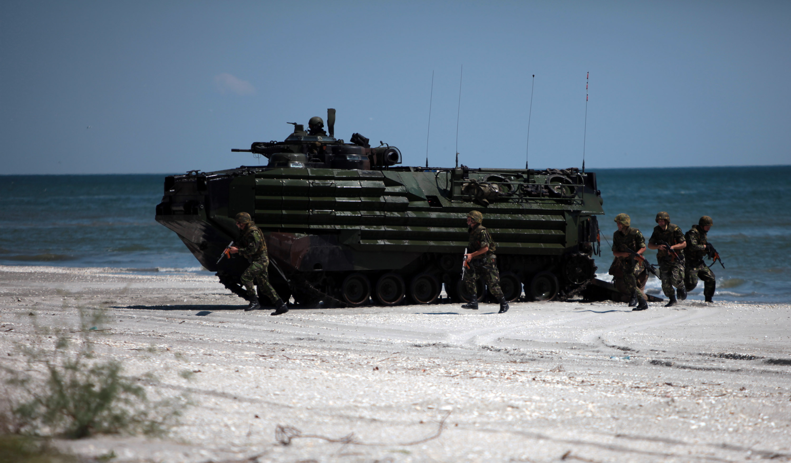 U.S. Marines with Security Cooperation Task Force Africa Partnership ...