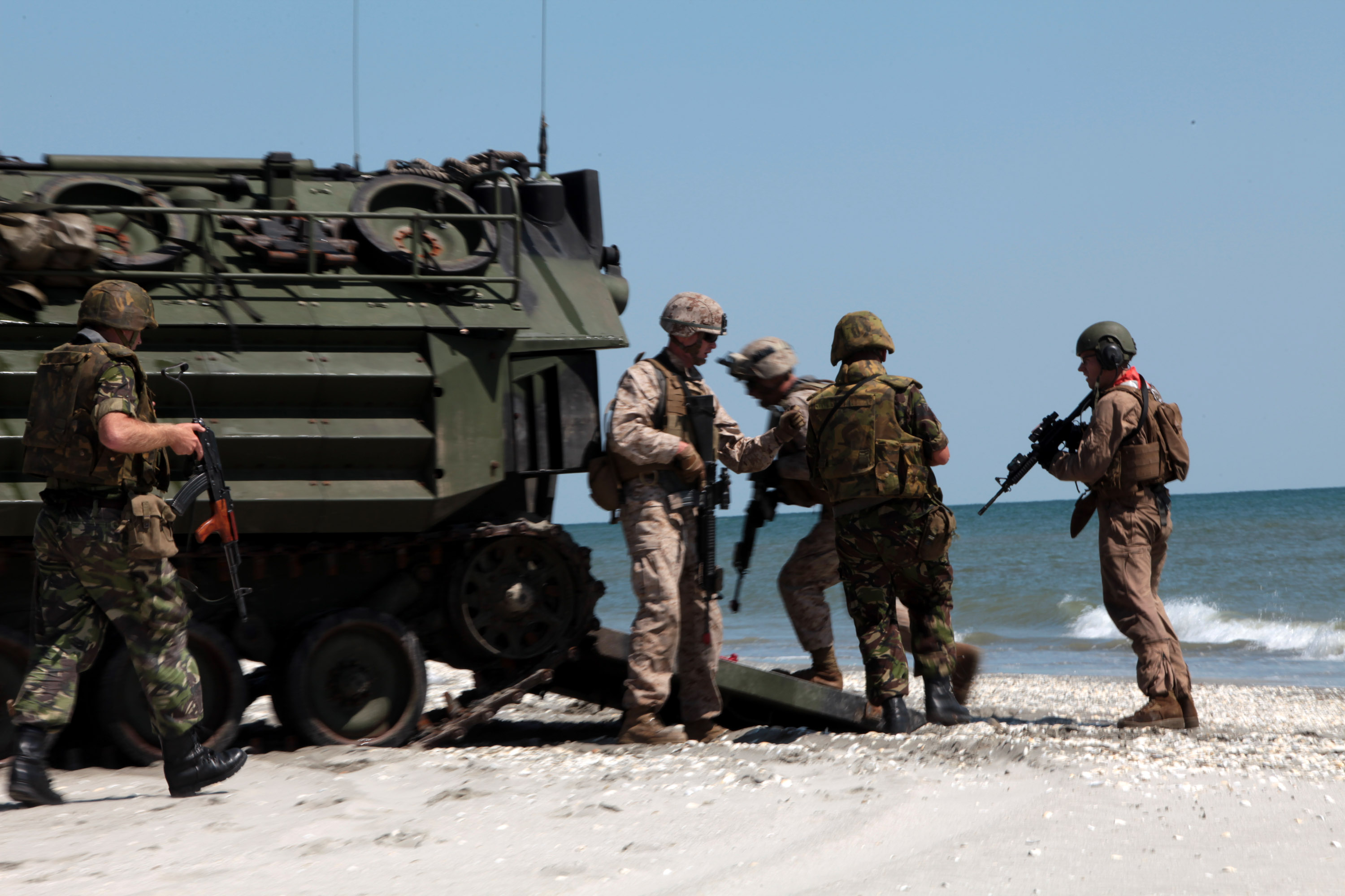 U.S. Marines with Security Cooperation Task Force Africa Partnership ...