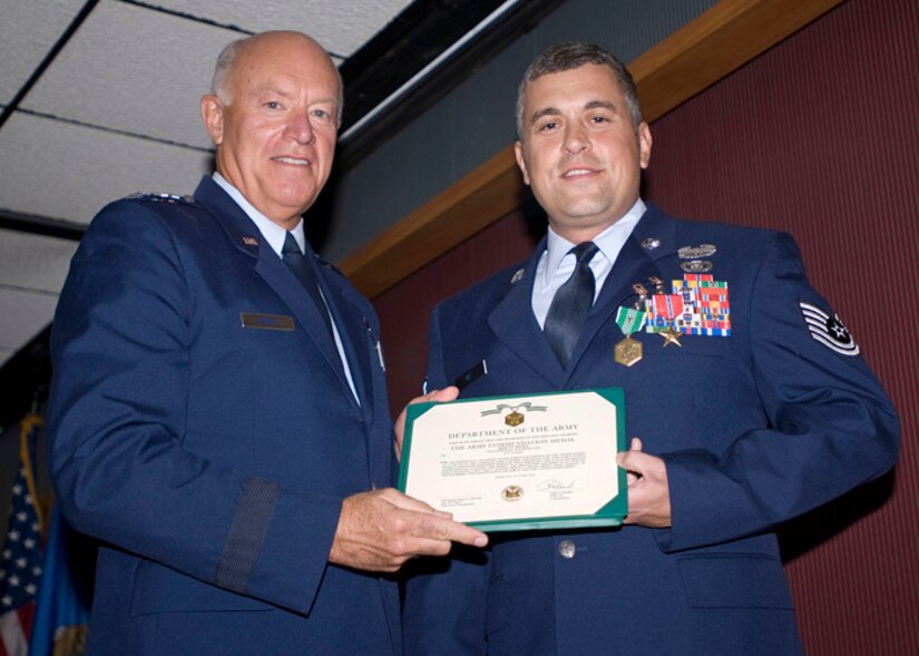 ASOS Airmen awarded for heroism > Air National Guard > Article Display