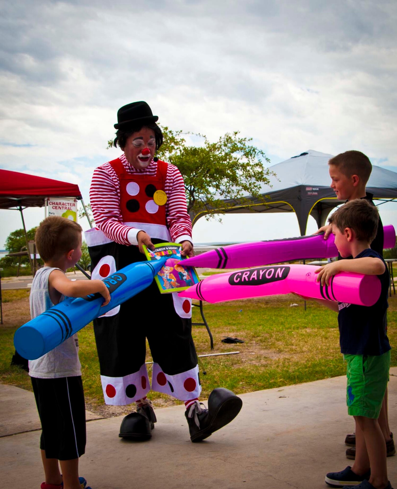 Officer’s help Enlisted Luau to be huge success > Laughlin Air Force ...