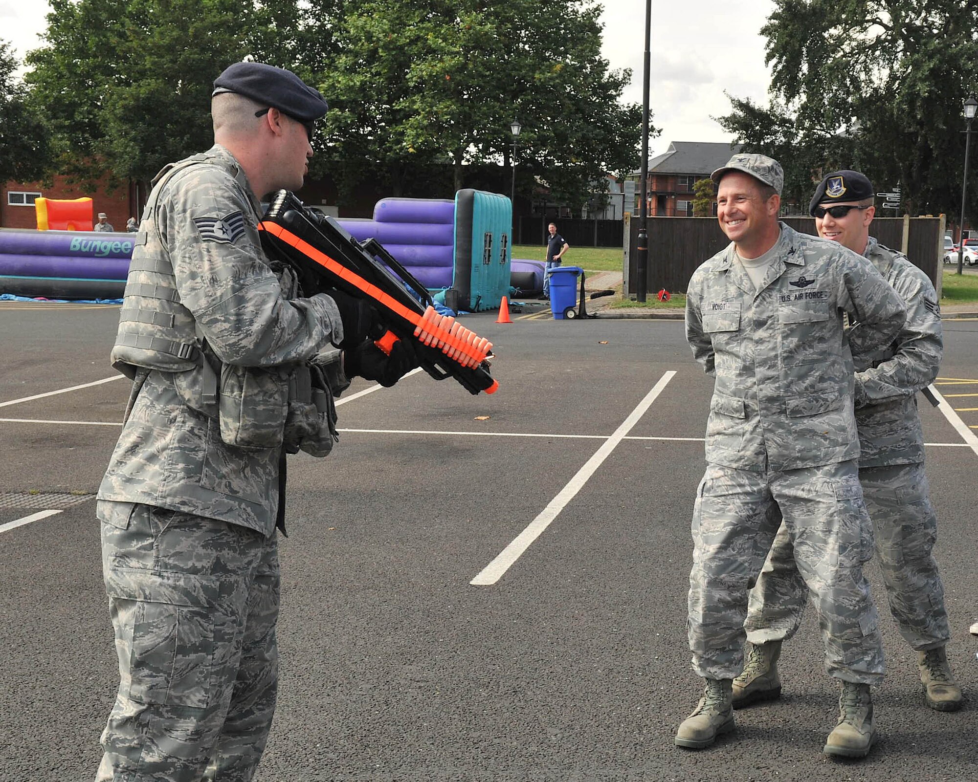 Team Mildenhall shows appreciation to unaccompanied Airmen > Royal Air ...
