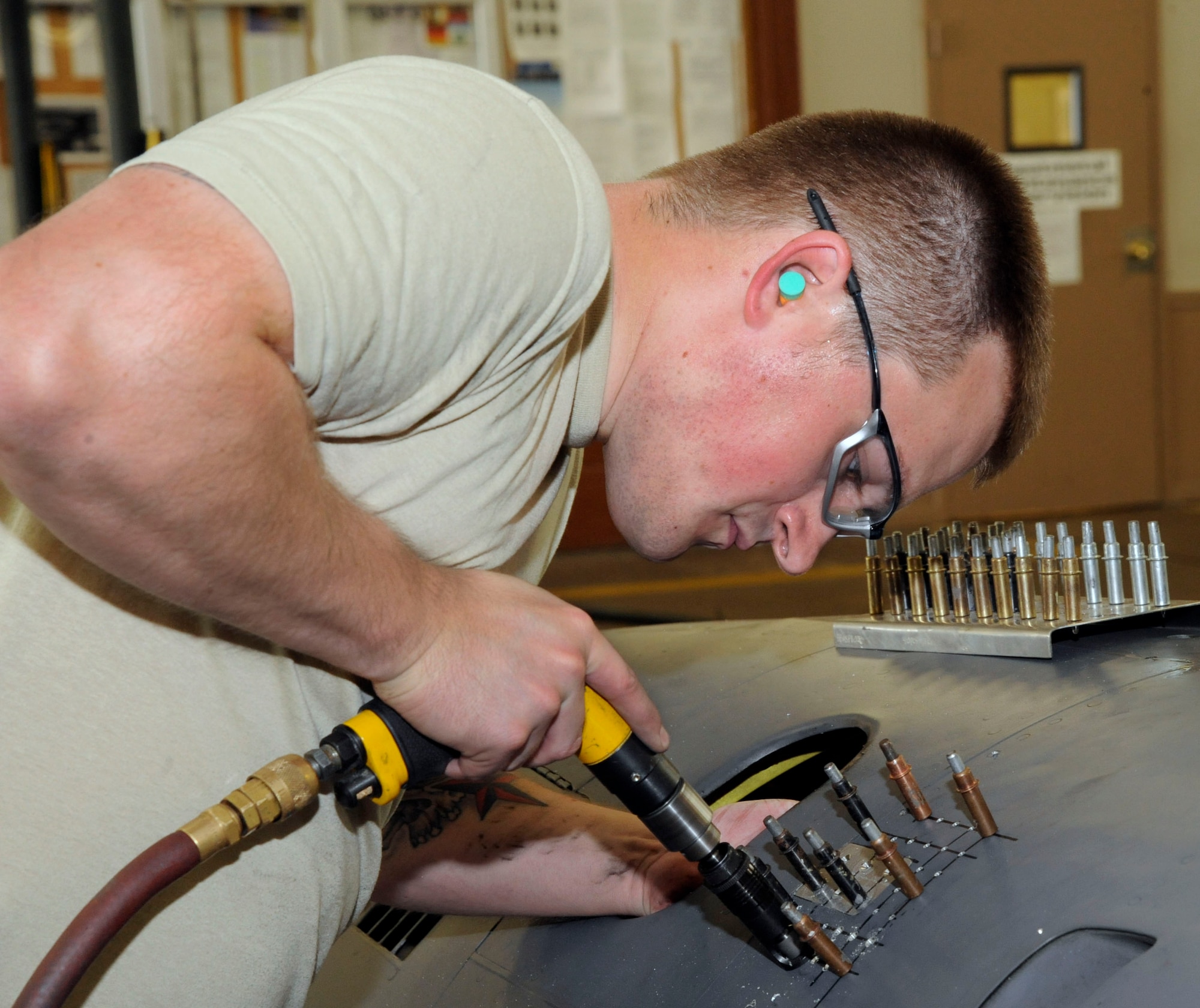 2 MXS Airmen ensure combat capability > Air Force Global Strike Command ...