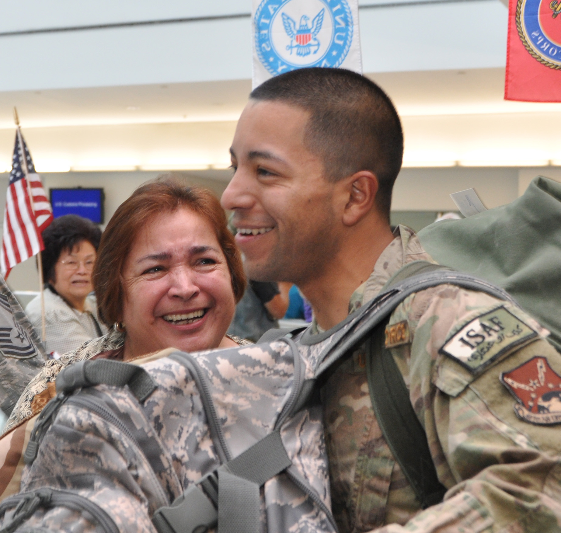 69 APS welcomes home troops > 459th Air Refueling Wing > Article Display