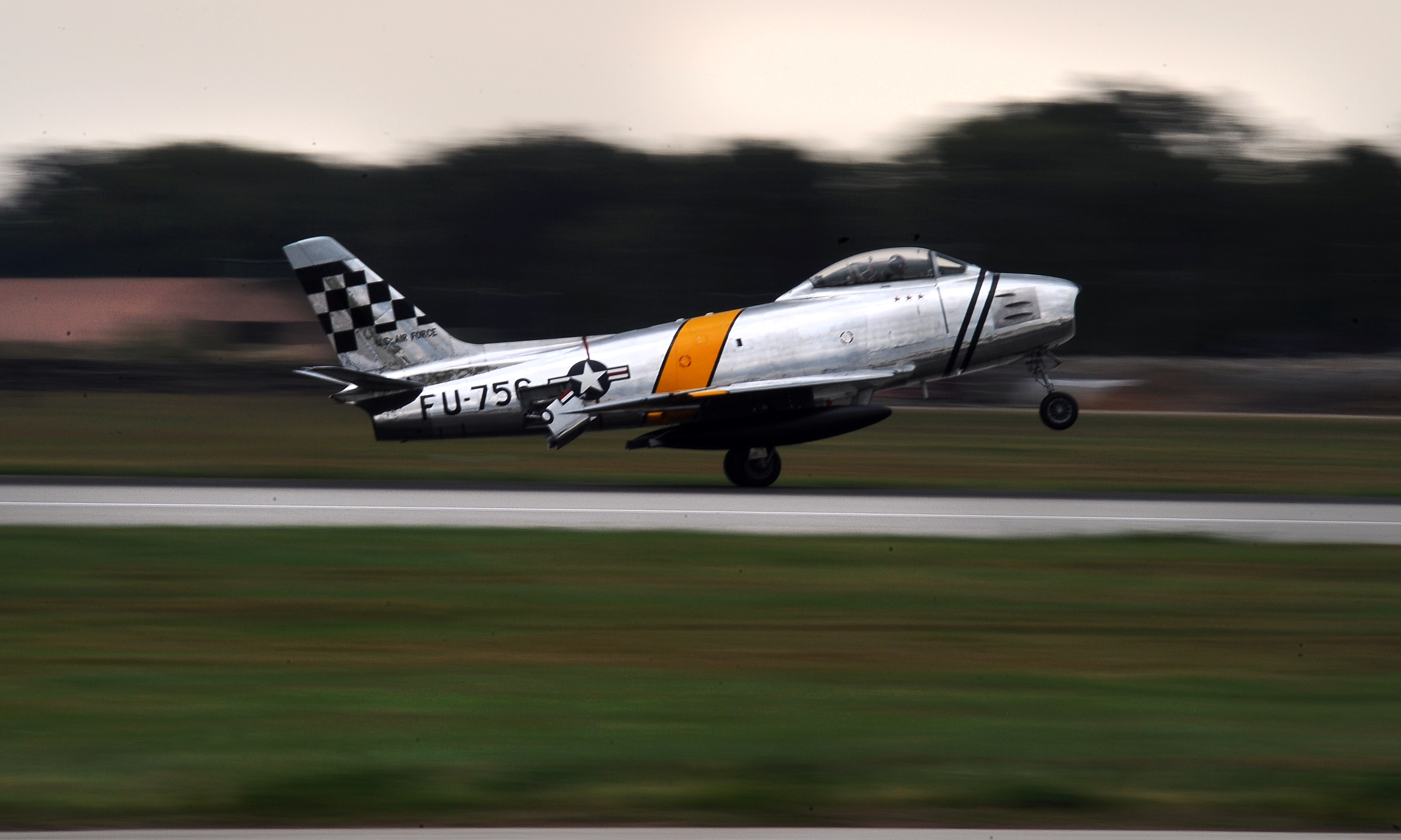 F 86 Sabre Wallpaper