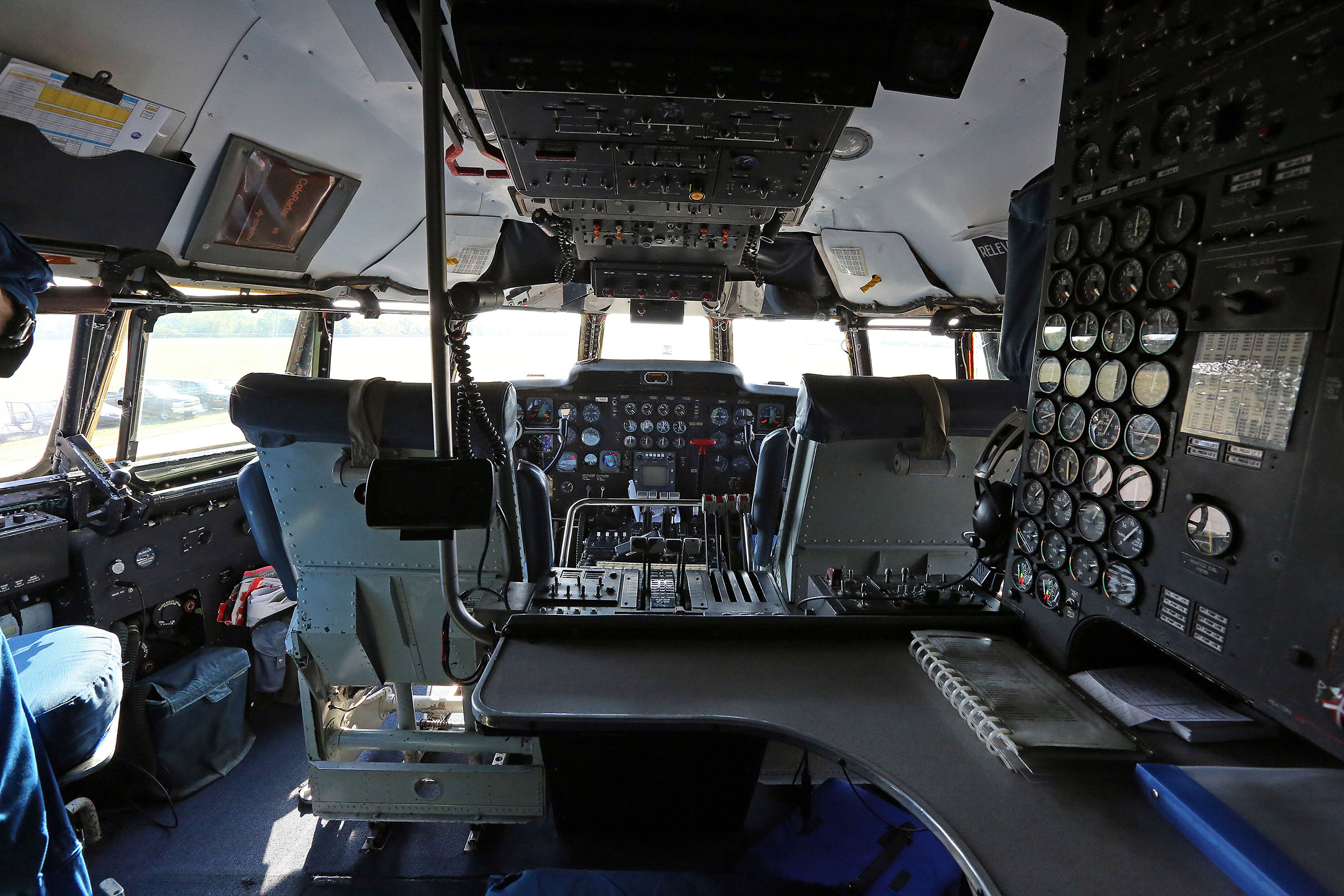 The cockpit of NASA's Super Guppy aircraft : r/cockpits