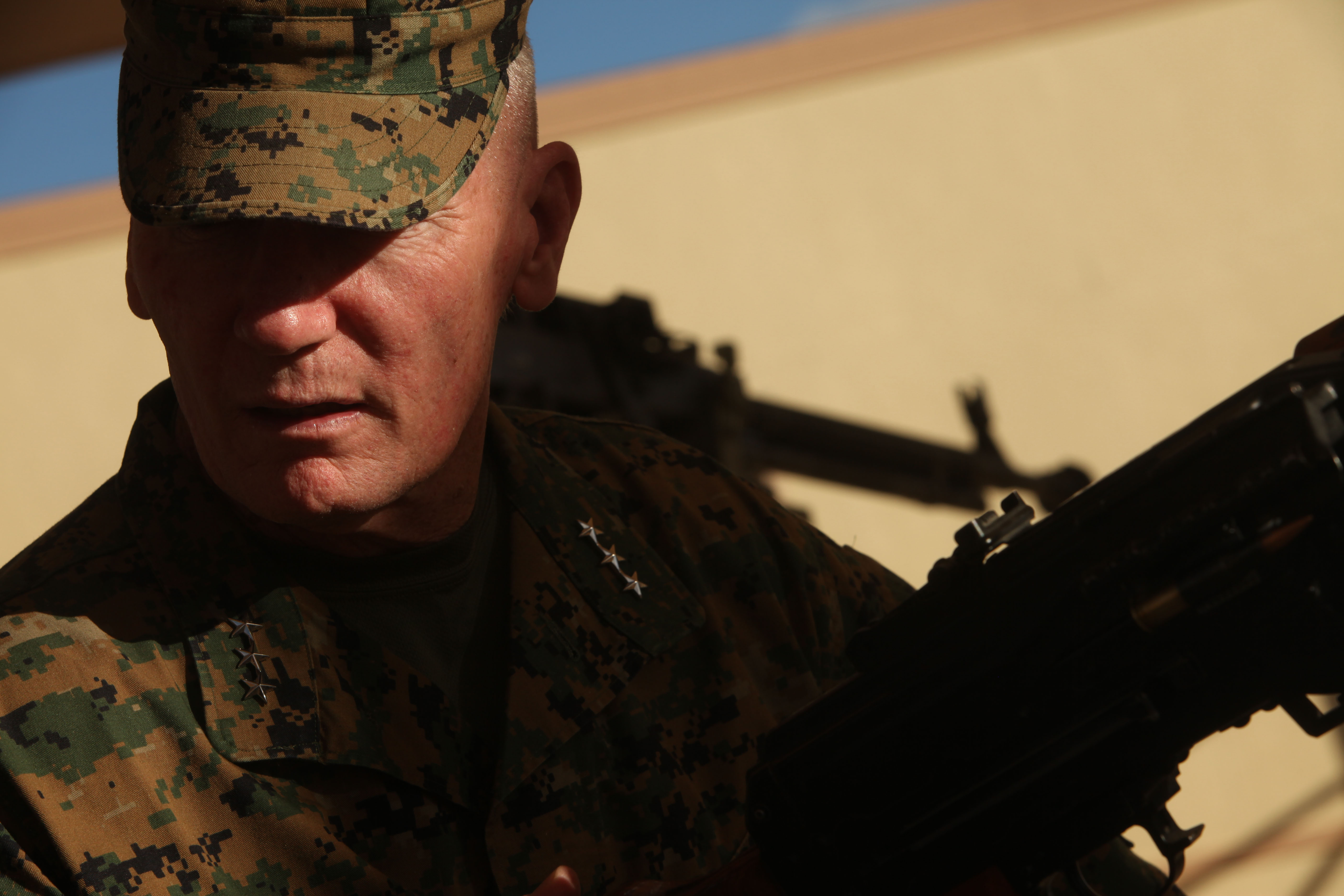 I MEF Commanding General tours Combat Center ATG