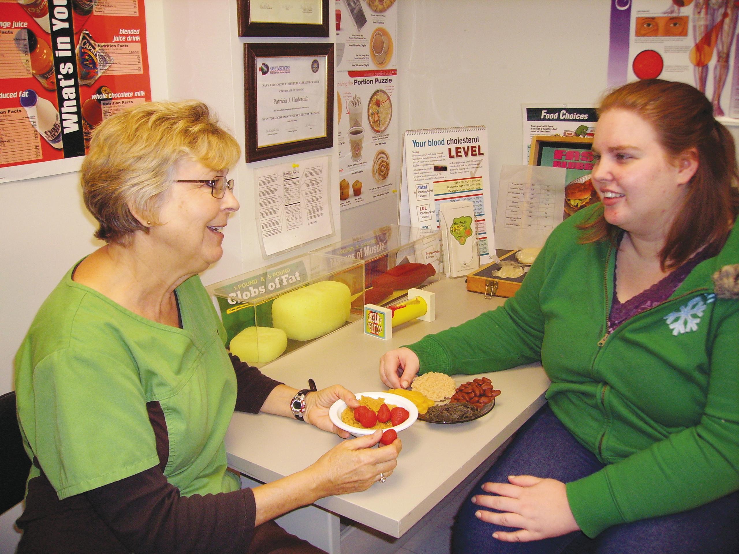 Experts stress overeating not a good holiday present