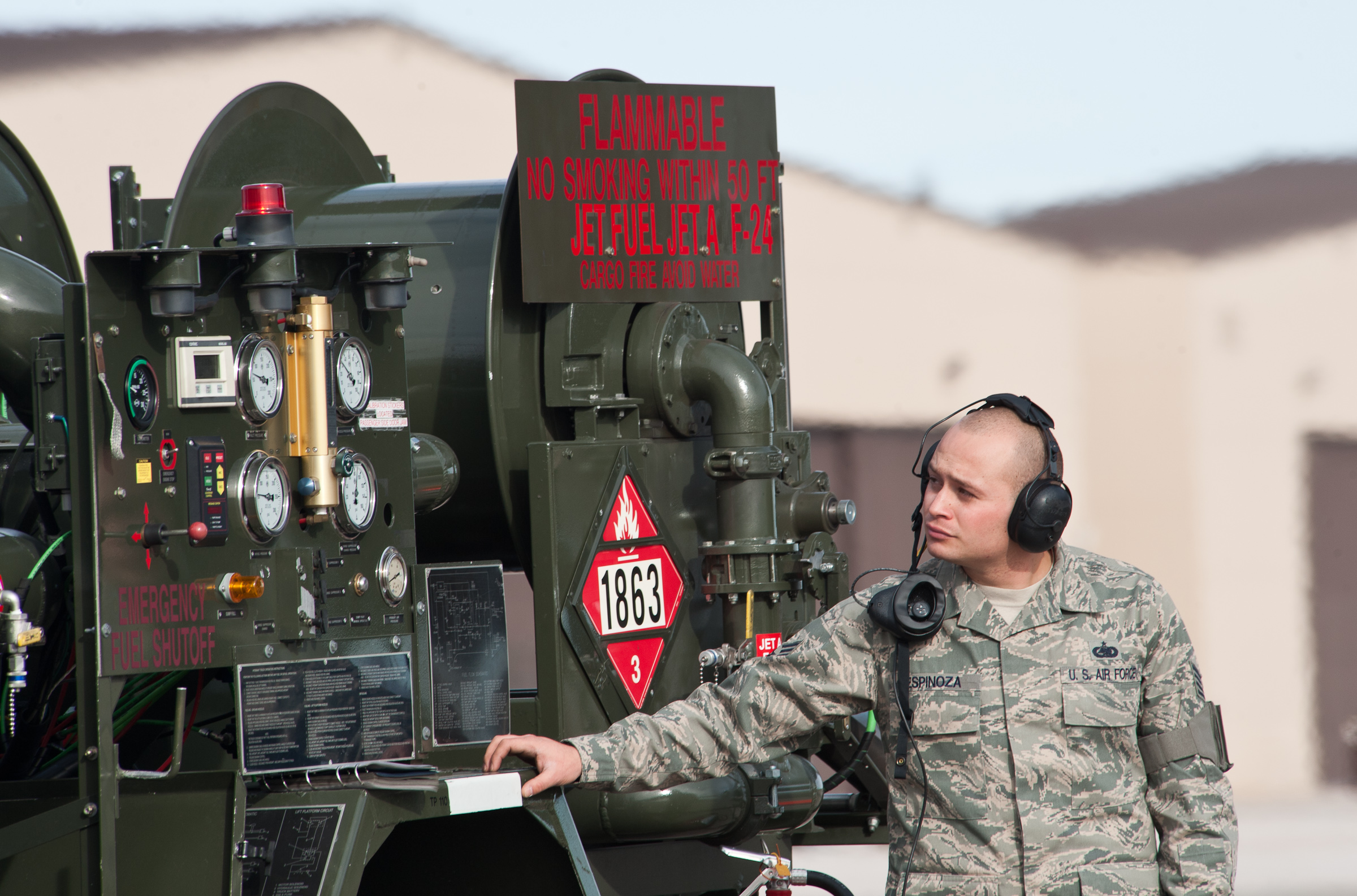 Hot Pit Refueling > Ellsworth Air Force Base > Article Display