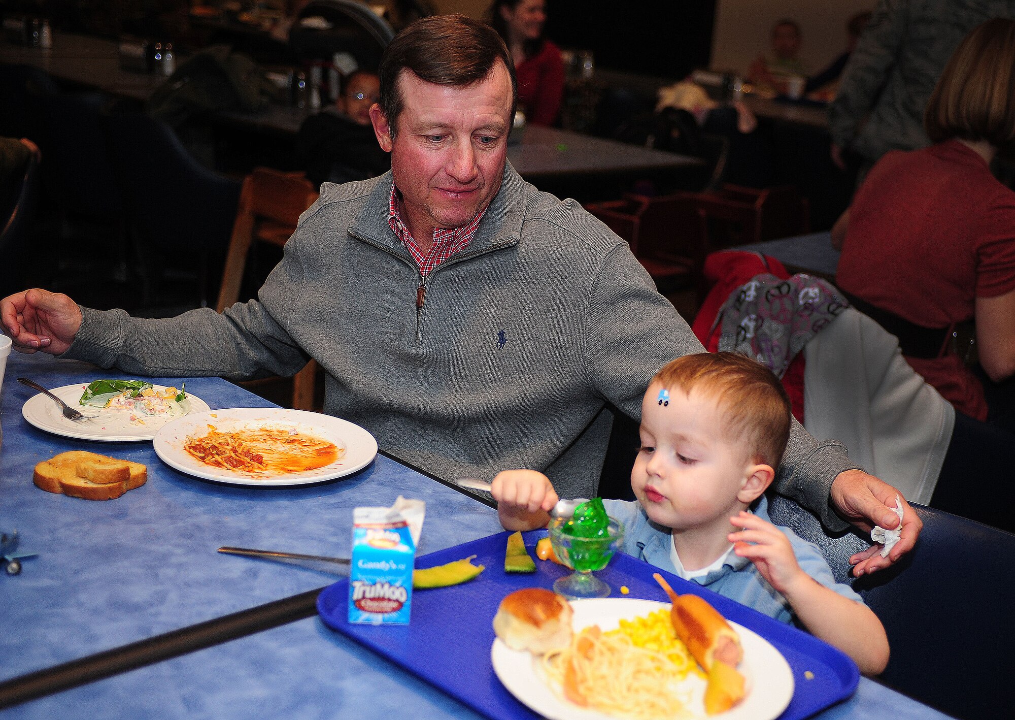 Hearts apart spouses meal > Cannon Air Force Base > News