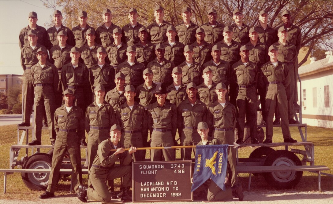 3743 Flt 496 Dec 1982