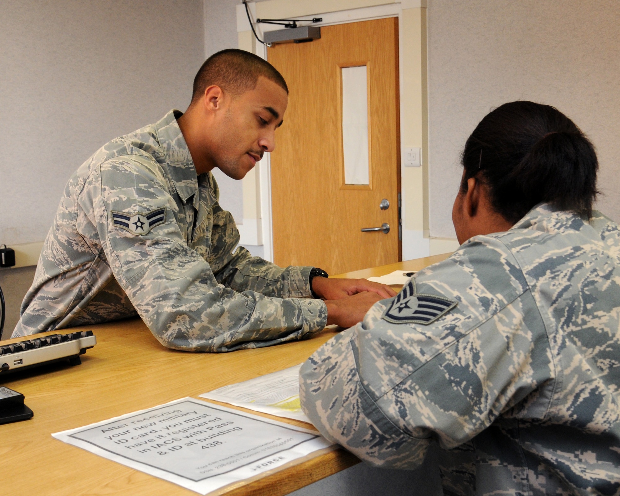 MPS, recording career information for military members > Royal Air ...