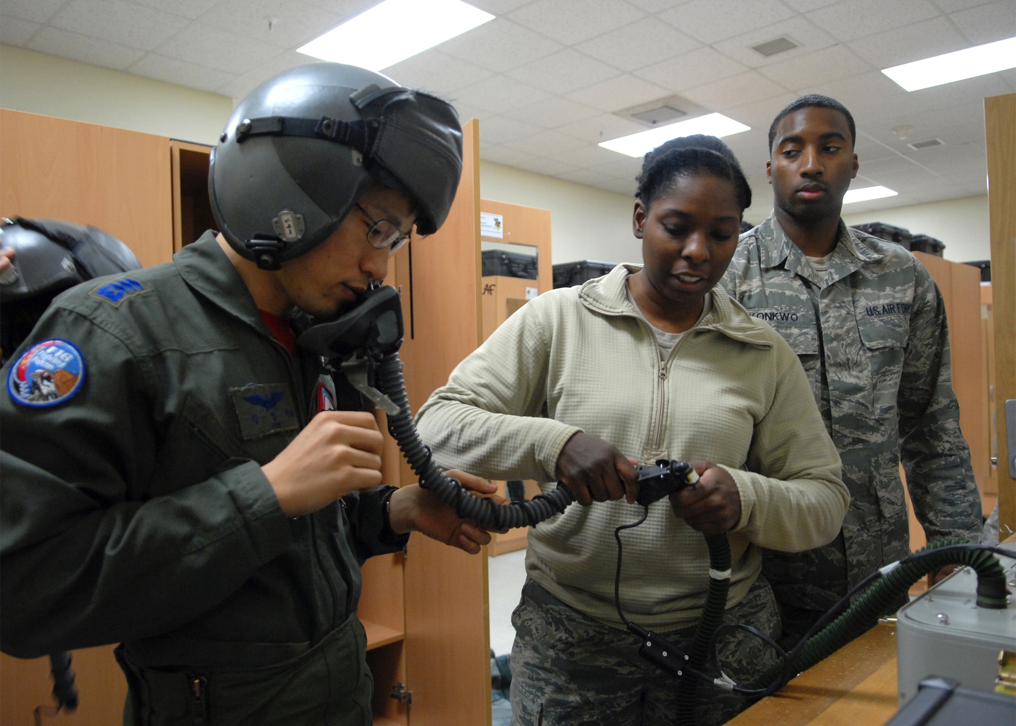 Buddy Wing exercise prompts exchange of tactics > Kunsan Air Base > Display