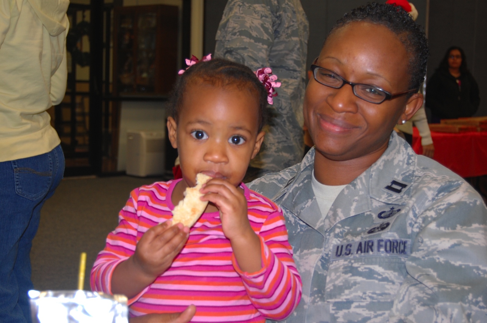 AFCENT families take a break during family holiday party > Shaw Air ...