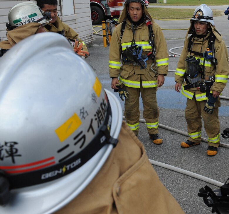U.S., Japan firefighters team up, tackle training > Pacific Air Forces ...