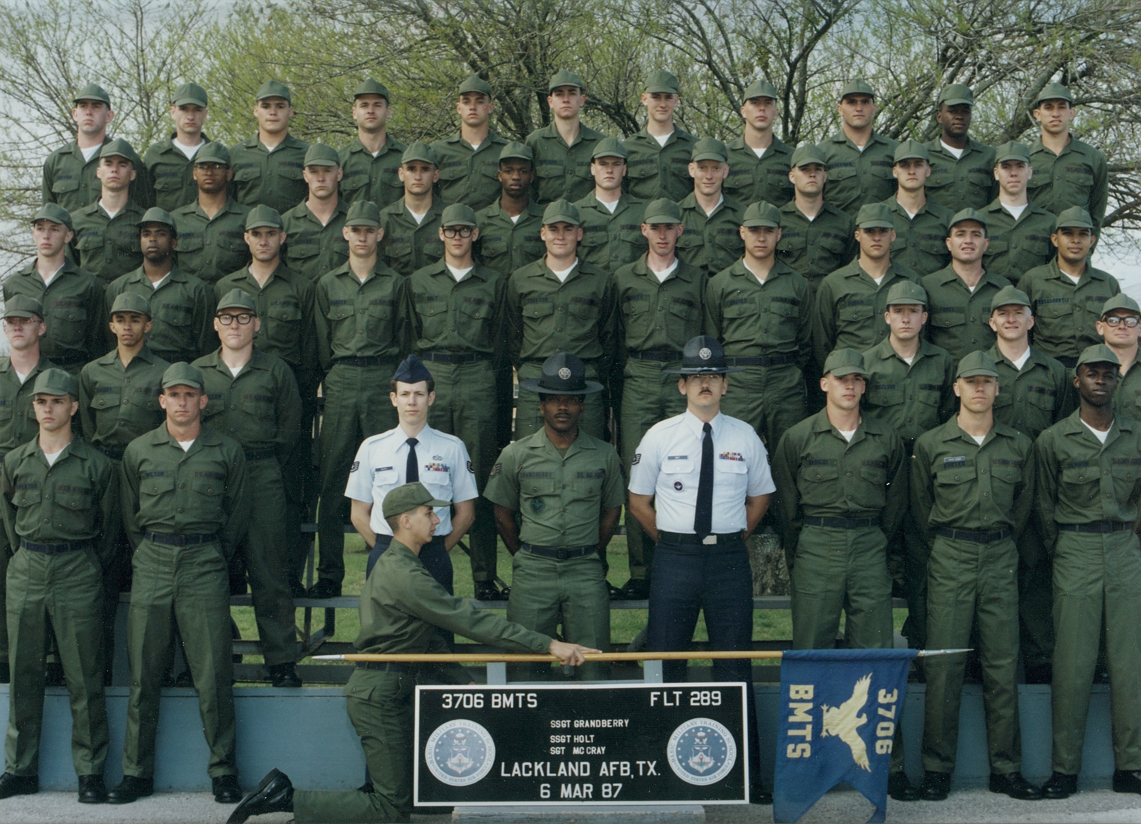 3706 Flt 289 Mar 1987