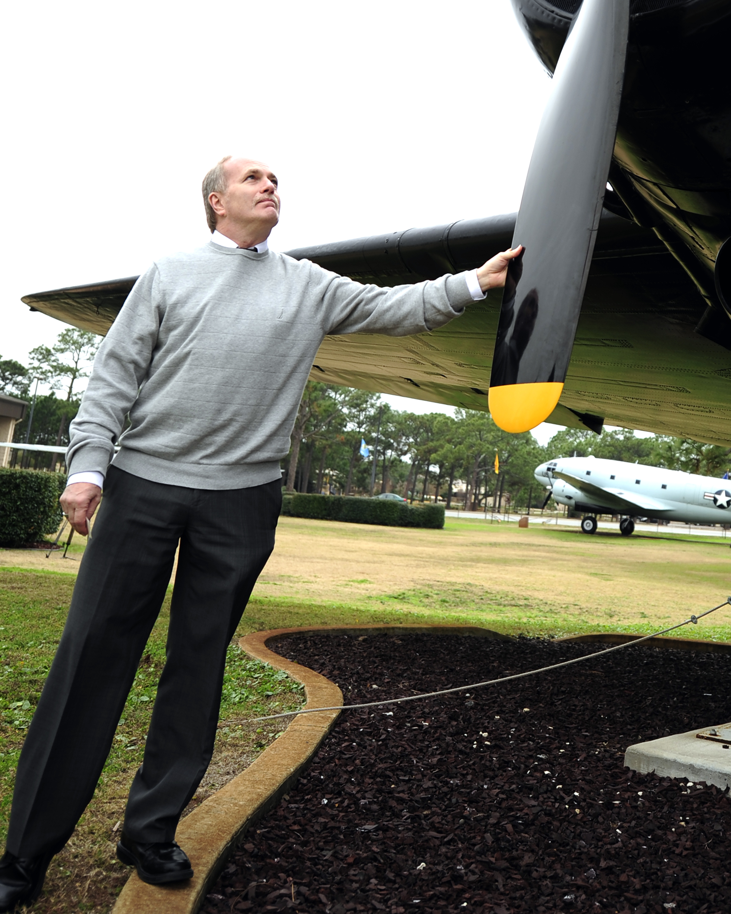 Air Commando's son reconnects with father at Hurlburt Air Park ...