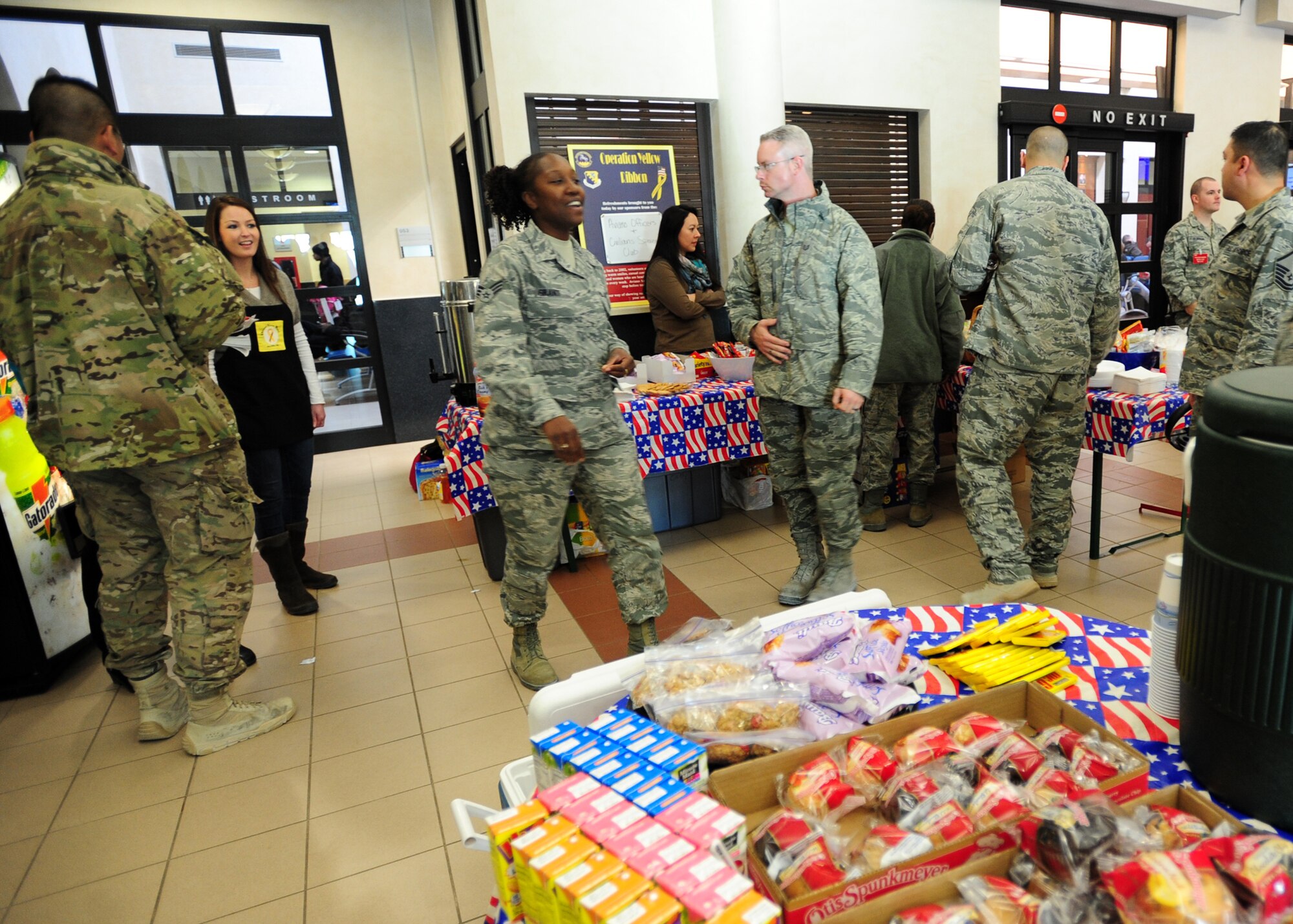 Operation Yellow Ribbon volunteers provide smiles, warm welcome ...
