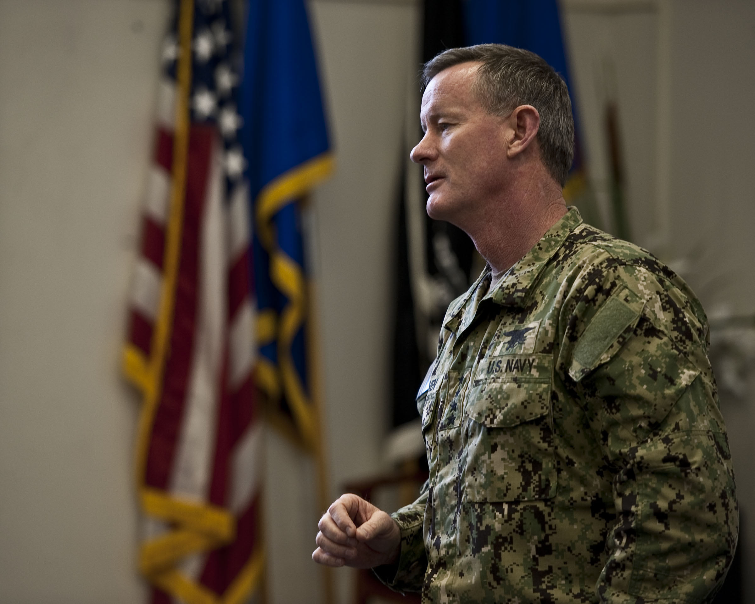 USSOCOM commander tours installation > Air Force Special Operations ...