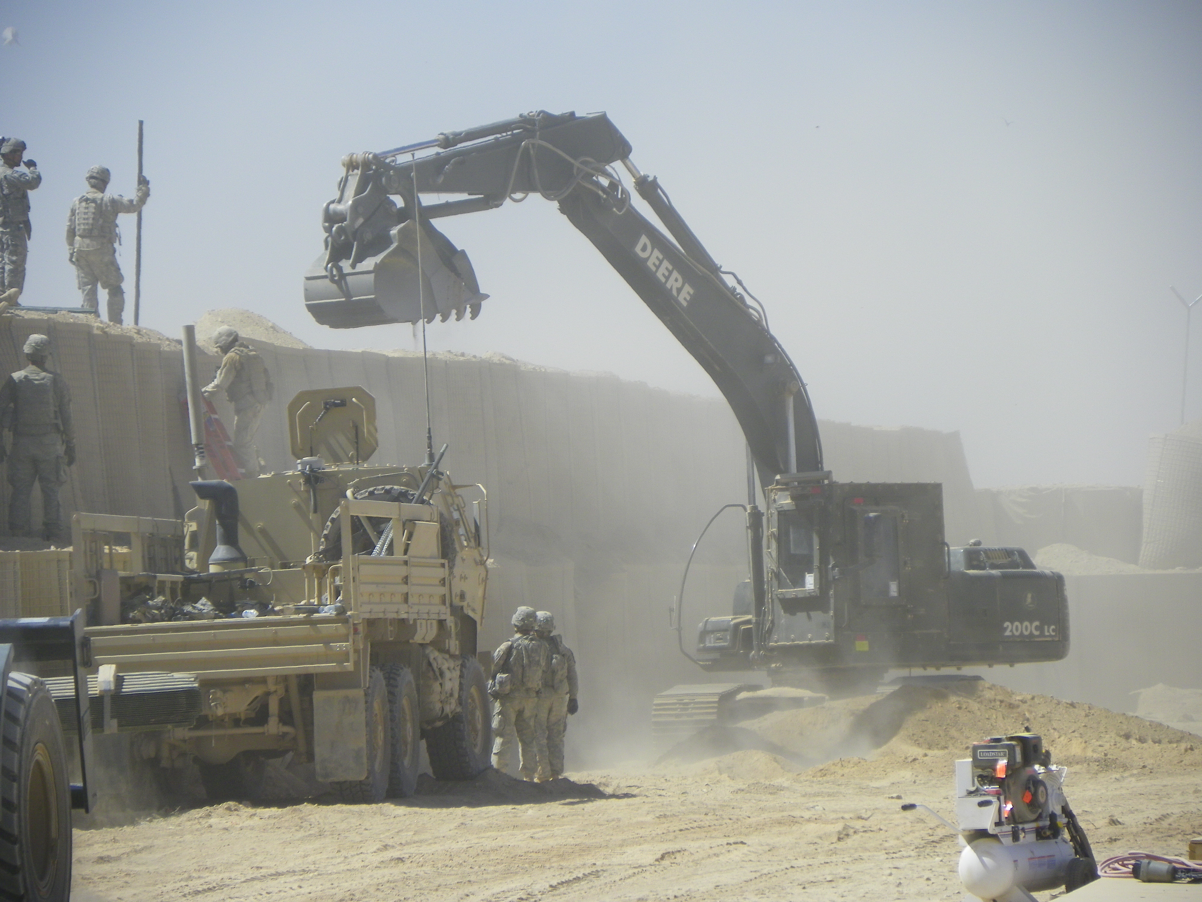 NMCBs 18, 40 Receive U.S. Army Valorous Unit Award > Seabee Magazine ...