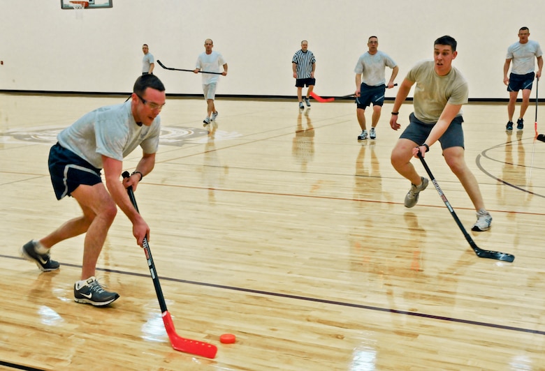 934th teams battle for floor hockey title > Minneapolis-St Paul Air ...