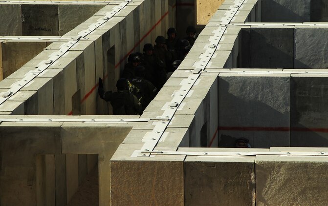 SWAT Training > Marine Corps Air Ground Combat Center Twentynine Palms ...