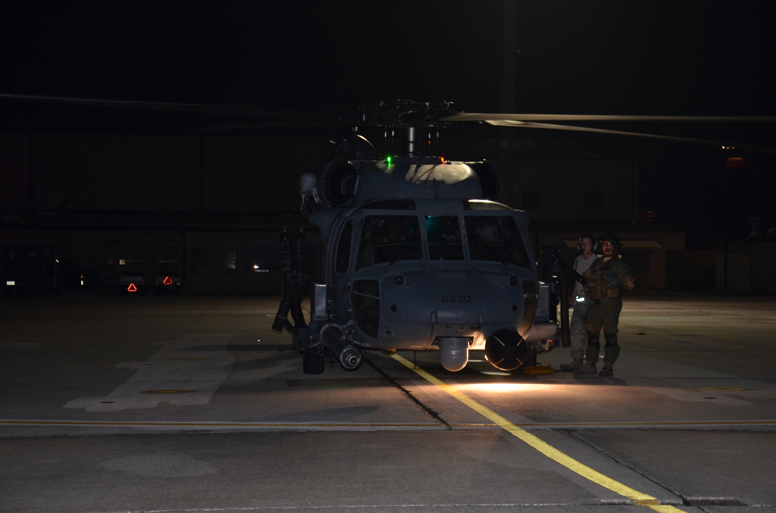 Airmen halt nighttime training ops to aid accident victims > United ...