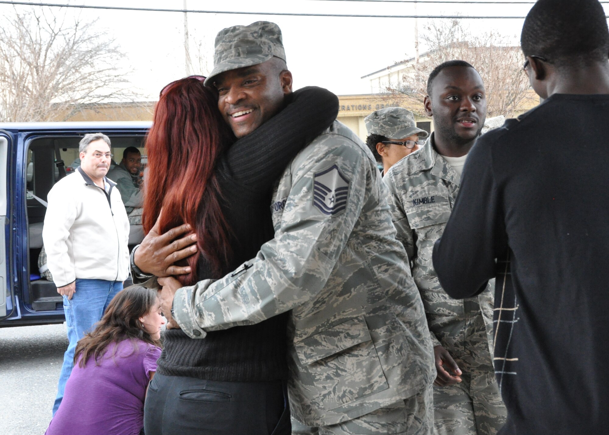 Reservists receive warm welcome > 916th Air Refueling Wing > Article ...