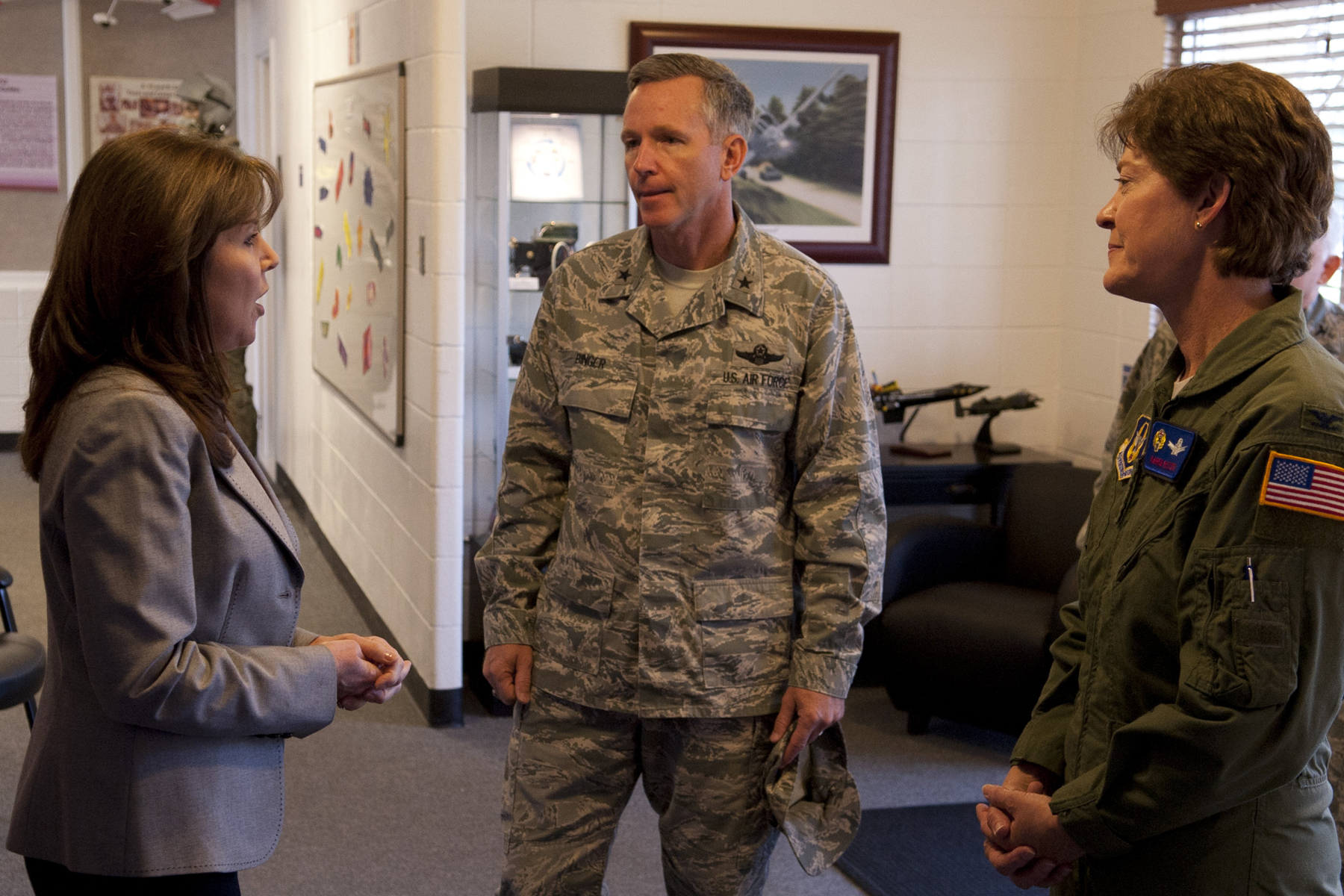 10th Air Force commander visits the 307th Bomb Wing > 307th Bomb Wing ...