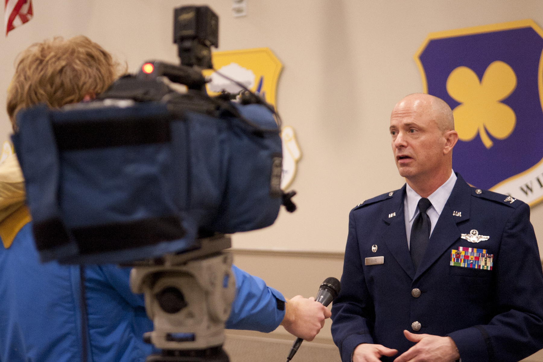 Col. Jonathan Ellis takes command of the 307th Bomb Wing
