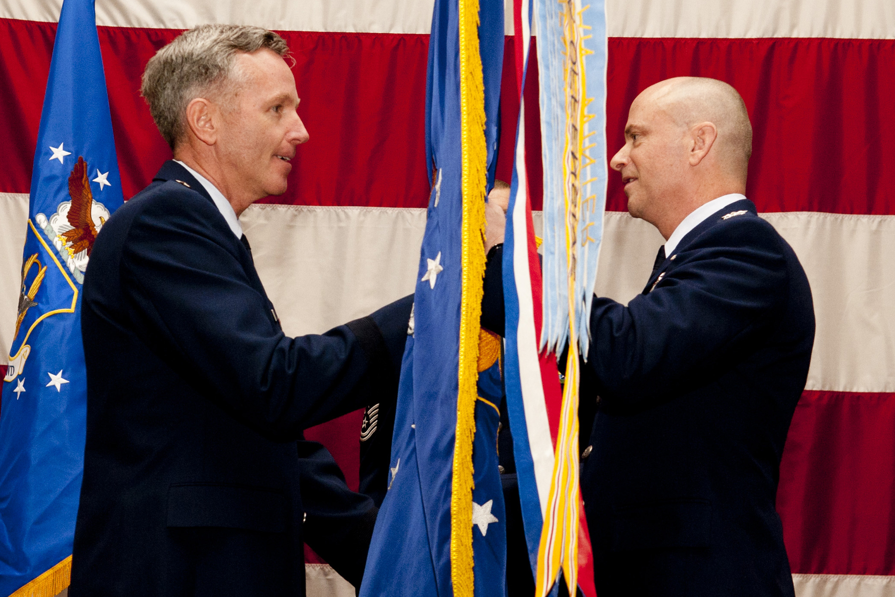 Col. Jonathan Ellis takes command of the 307th Bomb Wing