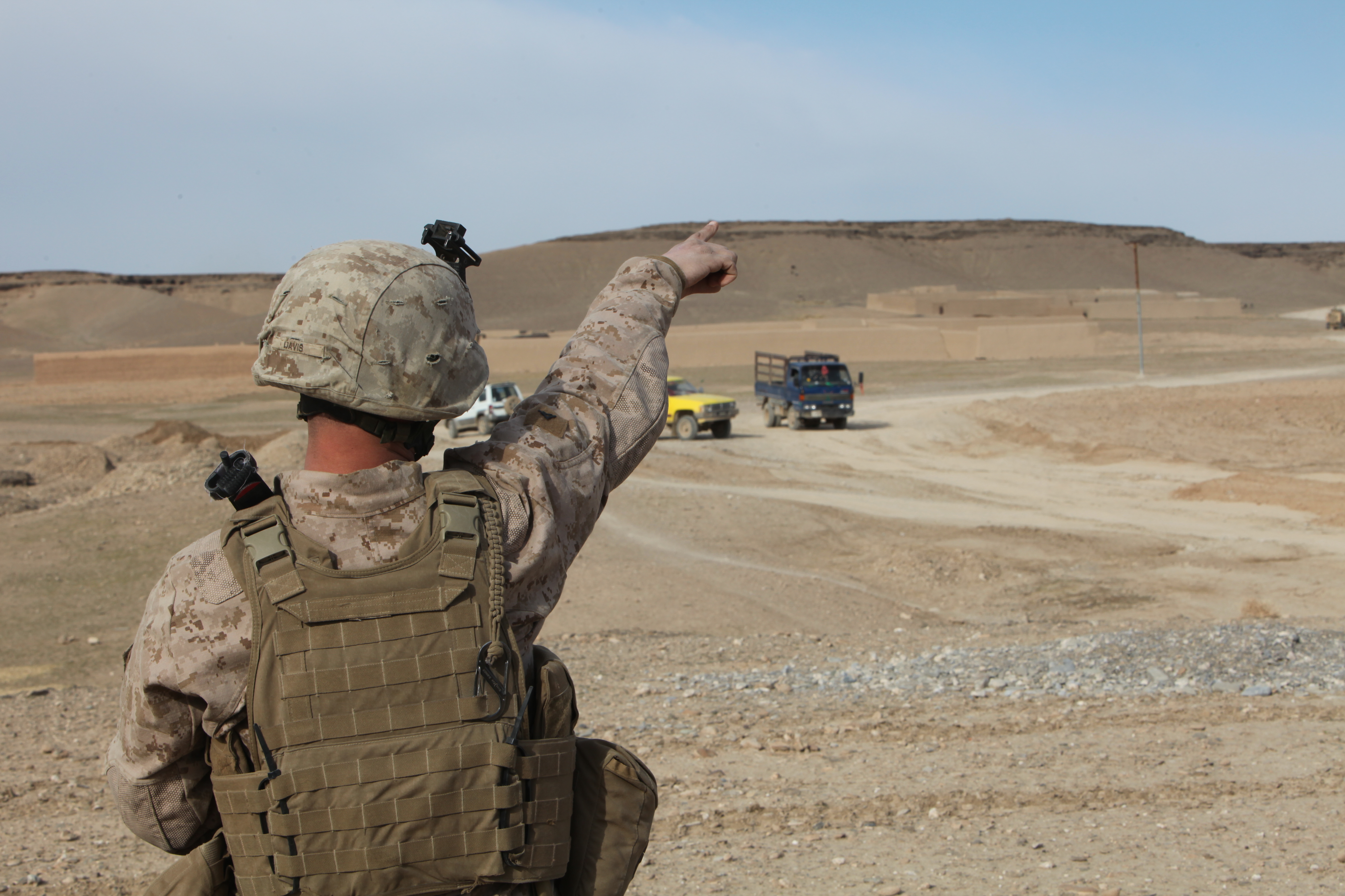 Military police Marines keep engineering operations safe > 1st Marine ...